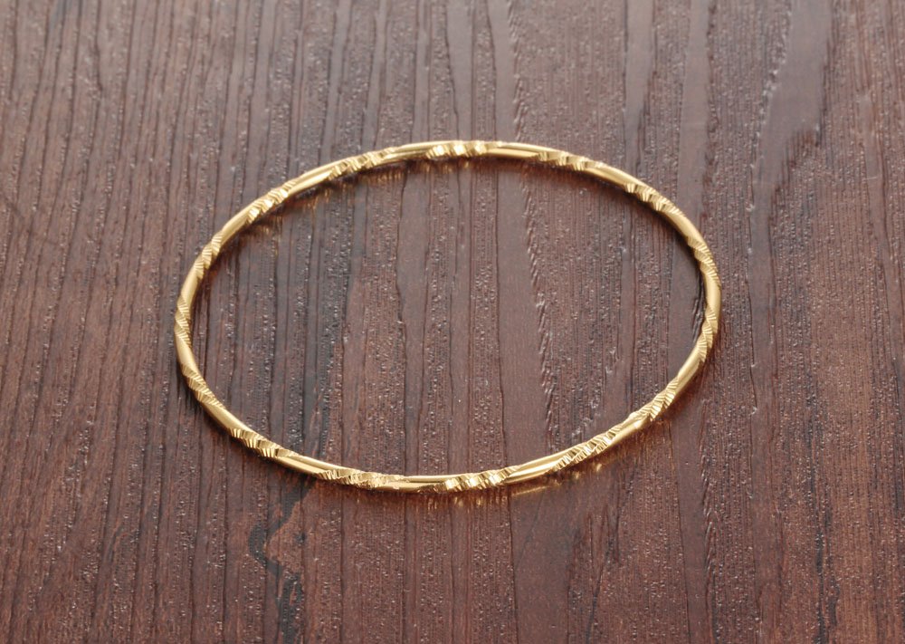Jaline Jarlinwel 4 Sets Gold Tone Stainless Steel Multi Textured Round Bangle Bracelet Set For Women Girls