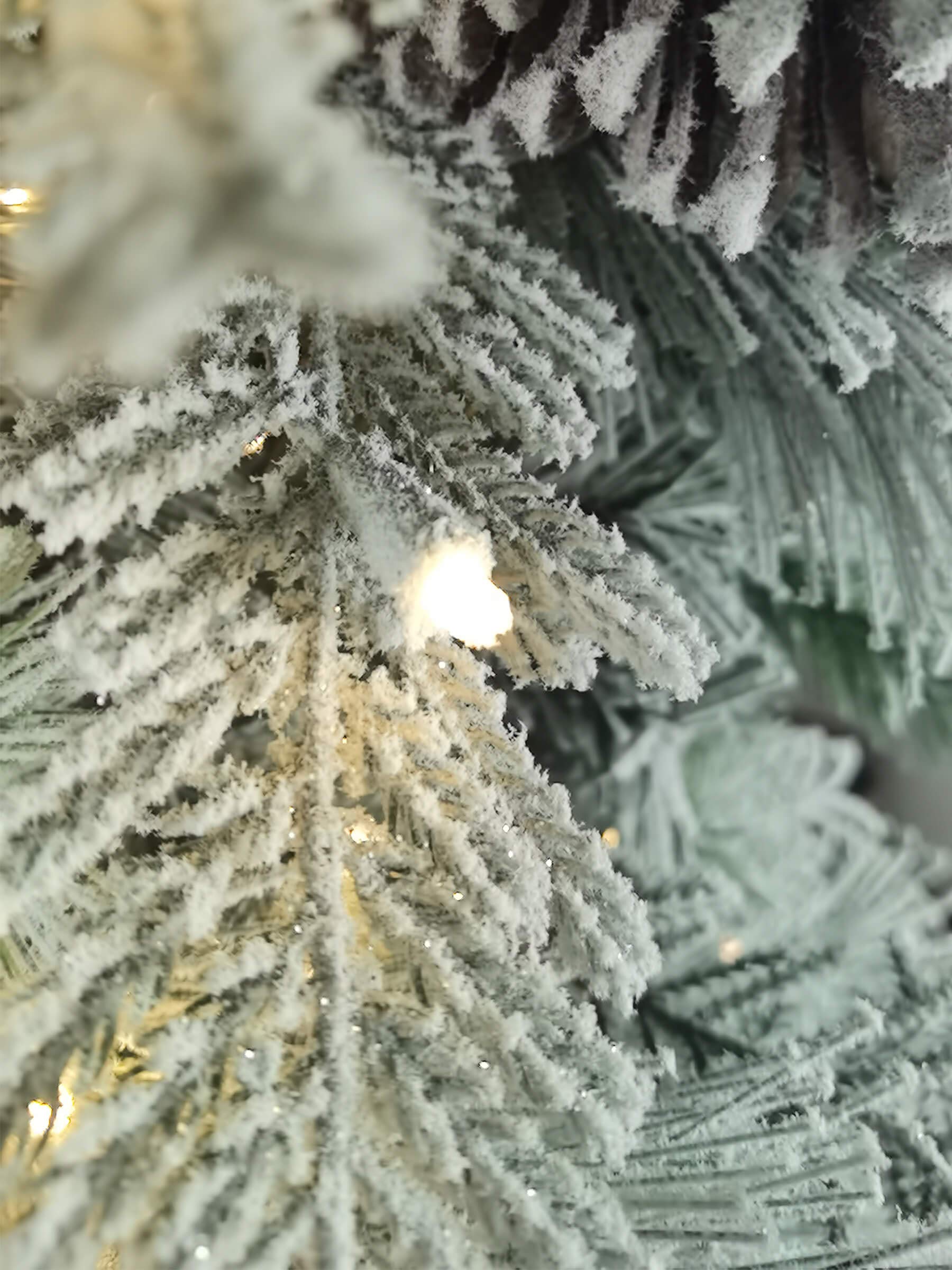 Kuopociaga Flocked Artificial Christmas Tree Prelit 650 LED Lights 7.5 Feet Pine