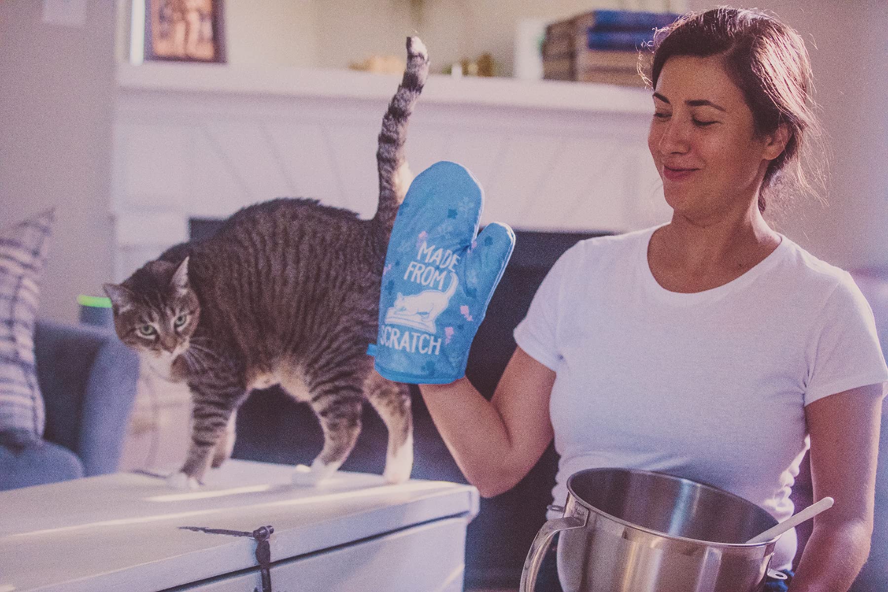 Made from Scratch Oven Mitt Funny Pet Cat Kittly Lover Graphic Novelty Kitchen Glove Funny Graphic Kitchenwear Funny Food Novelty Cookware Grey Oven Mitt