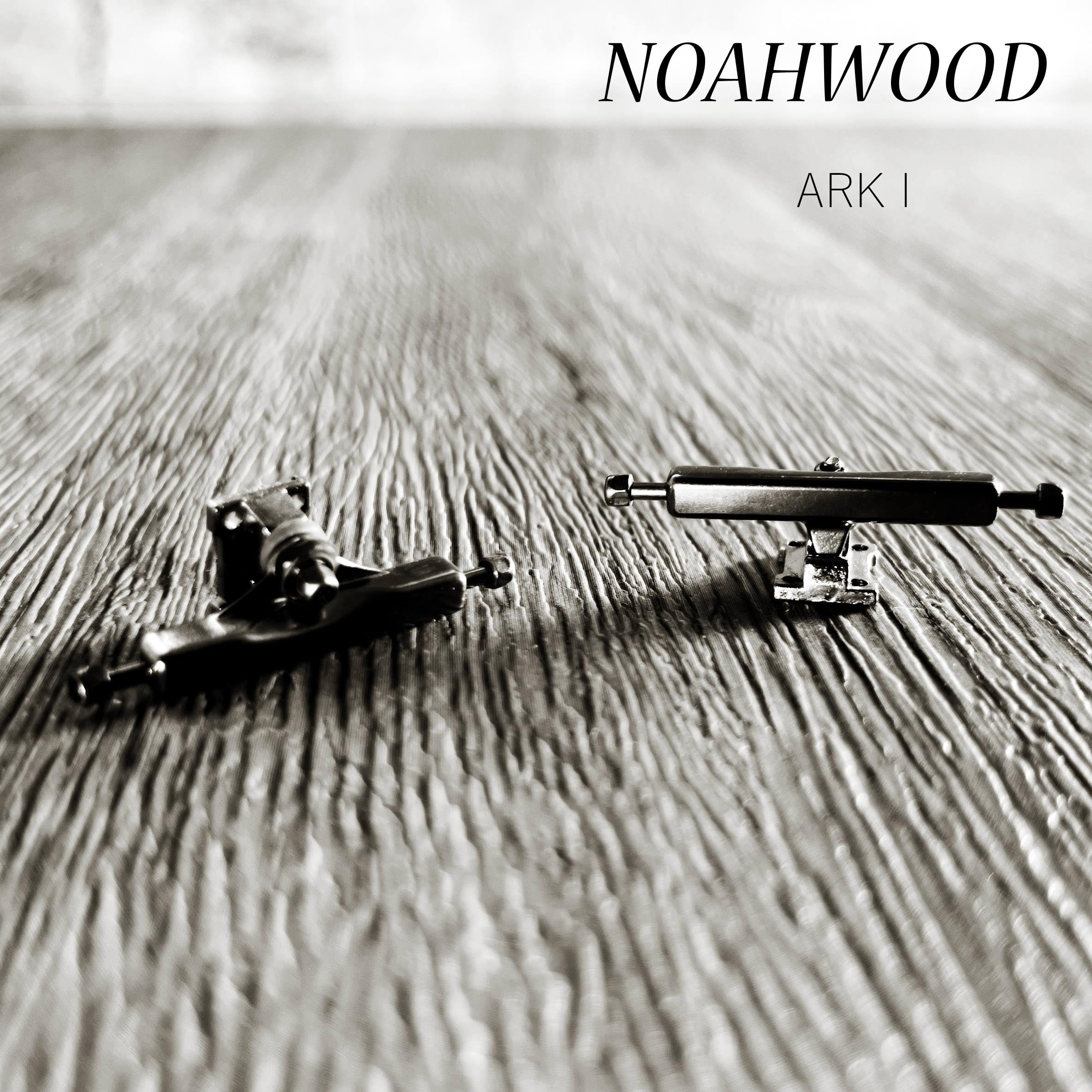 NOAHWOOD Wooden (35X97mm Deck) Fingerboards (Noah Team 10S PRO Hand Mould Made Short Nose Short Tail Deck)(+34mm Old School King Silvery Trucks)(+NW Handmade Logo PRO Wheels ii) (Millipede)