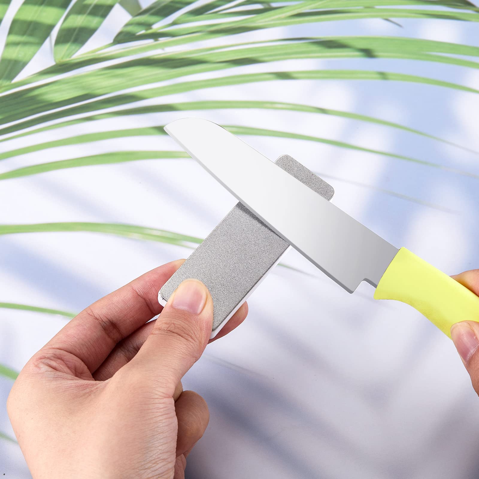 Patelai 2 Pcs Mini Pocket Knife Sharpener Stone Double Sided Diamond Sharpening Stone Whetstone Diamond Ceramic Sharpen Tools for Scissors Knives Outdoor Kitchen Sharpen Tools