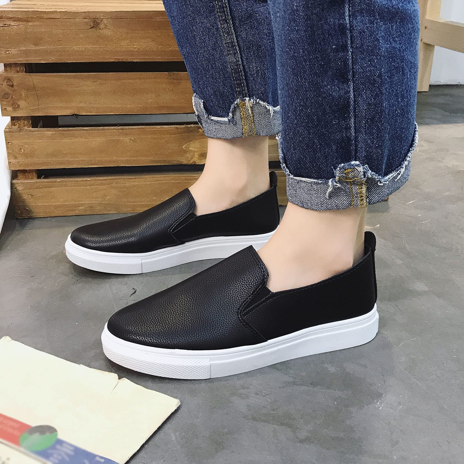 Leisure Women's Four Seasons Solid Color Non Slip Flat Round Toe Breathable Slip On Lazy Shoes Mens Casual Shoes Size 11 Black