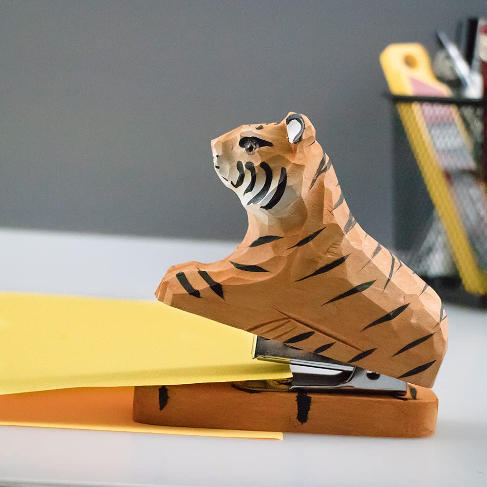Kcgani Wooden Animal Stapler, Desktop Stitcher Art Figurine Statue Sculpture for School Office Stationery (Orange)