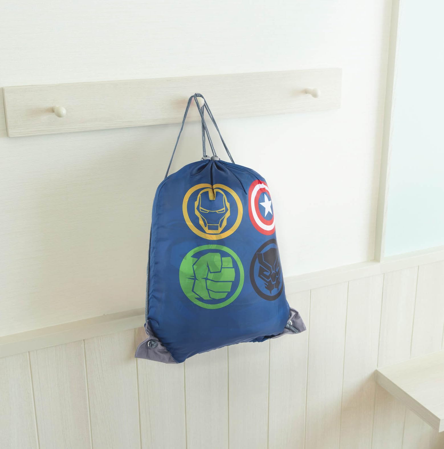 Jay Franco Marvel Avengers Battle Formation Slumber Sack - Cozy & Warm Kids Lightweight Slumber Bag/Sleeping Bag - Featuring Captain America, Iron Man, Black Panther, & Hulk