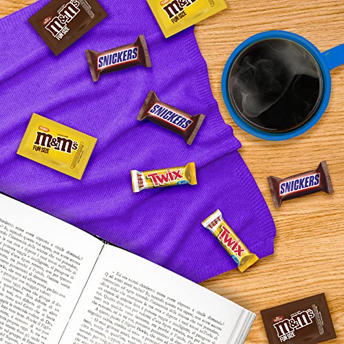 M&M'S, SNICKERS & TWIX Variety Pack Fun Size Milk Chocolate Candy Bars Assortment, 30.98-Ounce 55 Piece Bag
