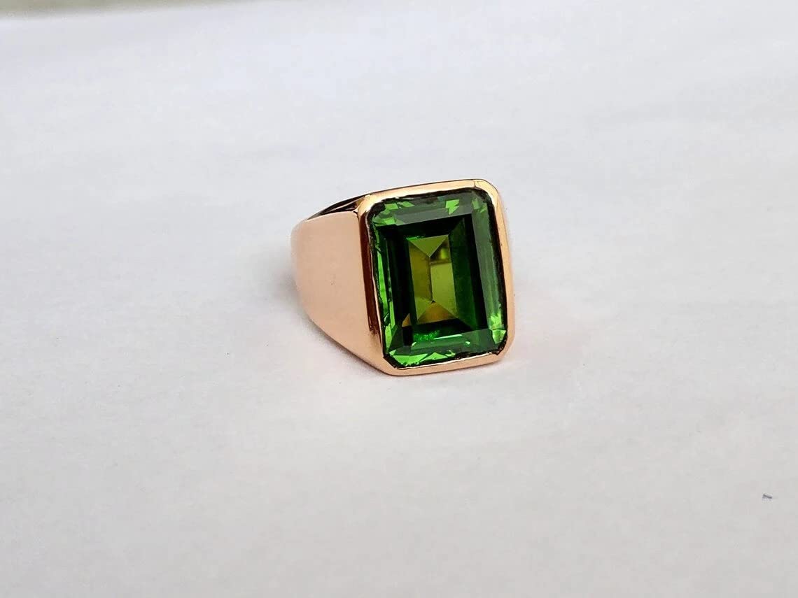 Natural Greenish Peridot Gemstone 925 Sterling Silver Gold Plated Ring/Anguthi For Men And Women's BY JEWELLERYHUB (5.00 Carat)