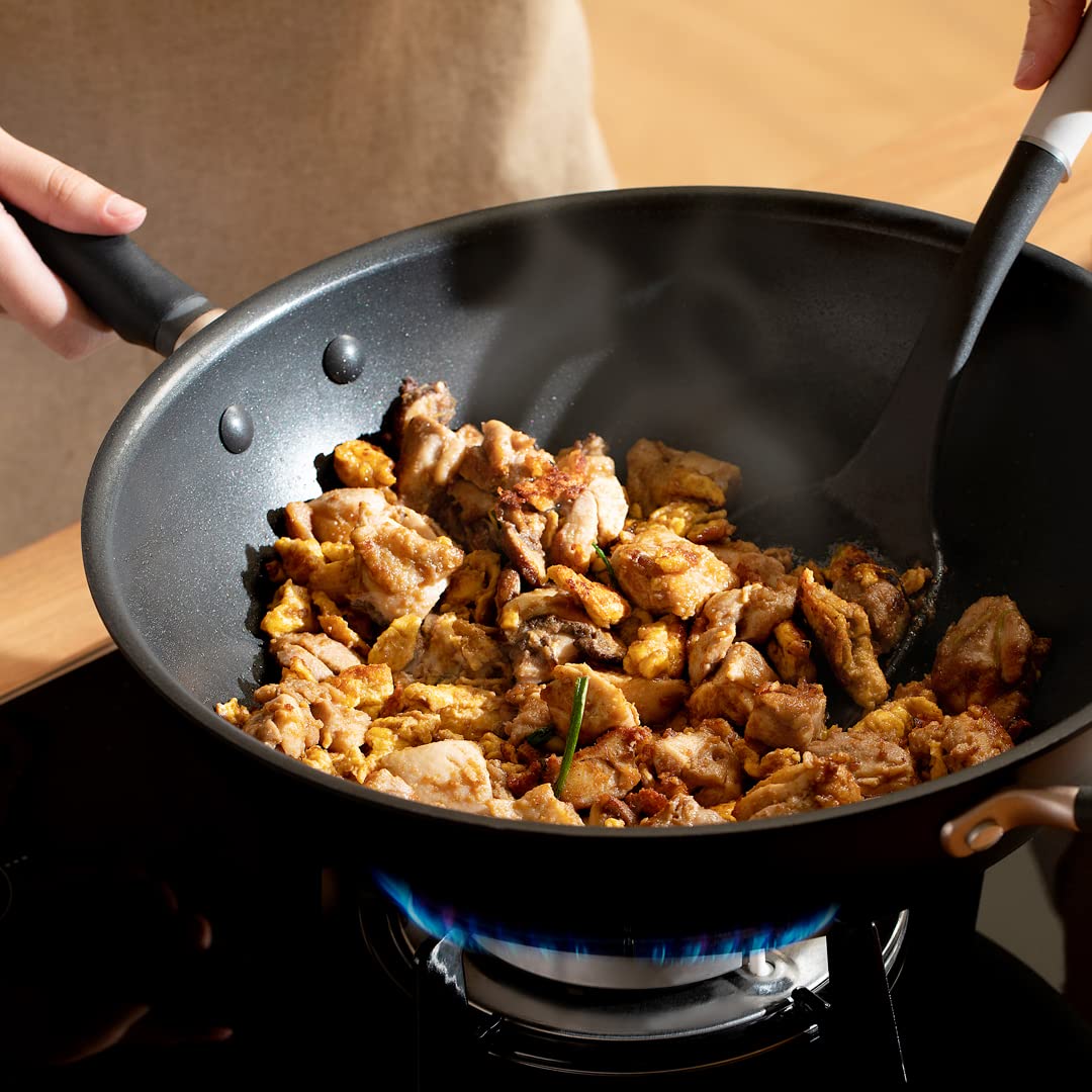 Meyer Accent Series Hard Anodized Nonstick Stirfry/Wok with Helper Handle and Glass Lid, 12.75 Inch, Matte Black