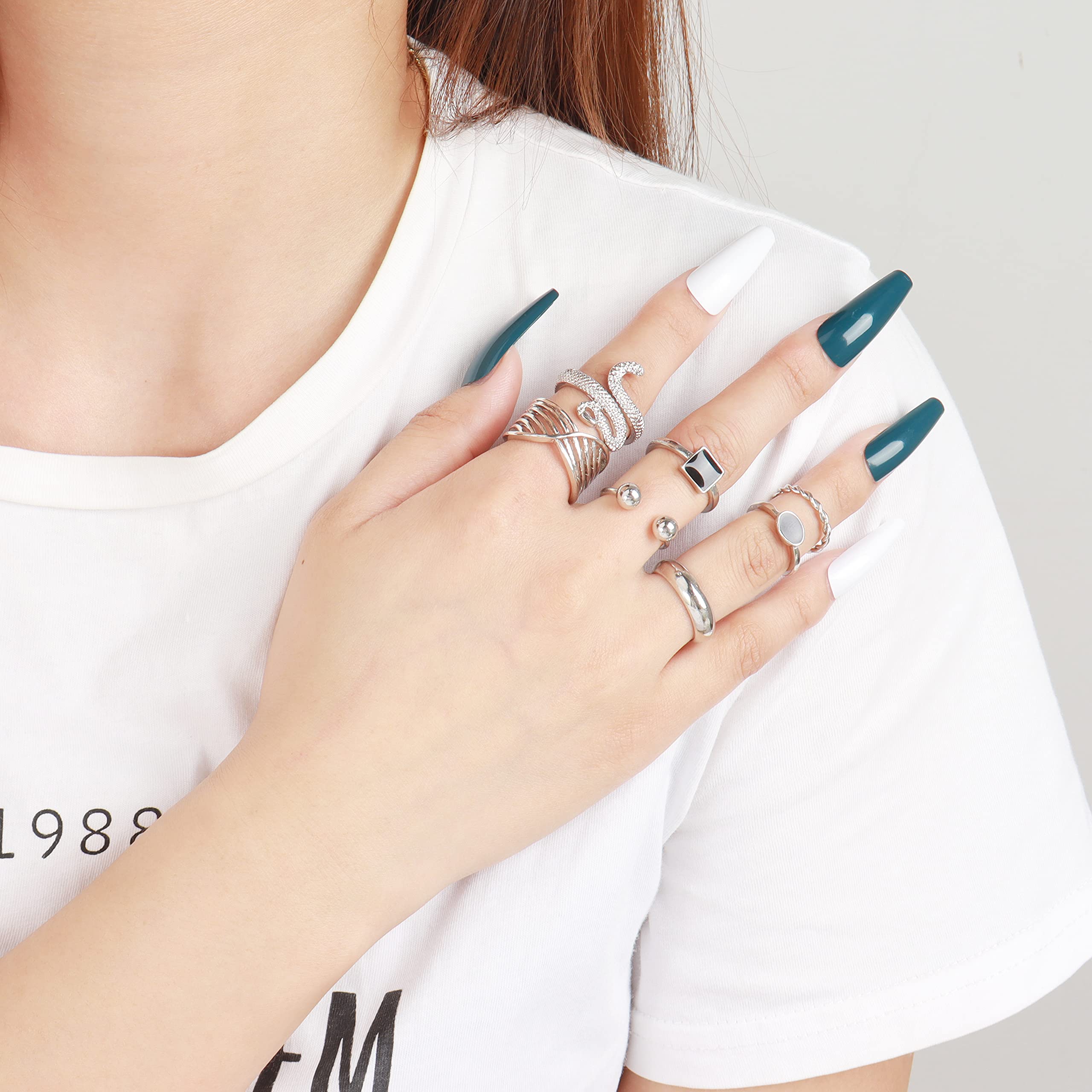 HUASAI Knuckle Snake Rings Set Halloween Crystal Snake Rings for Women Girls Snake Stacking Ring Boho Stacking Rings for Teen Girs (Black Crystal Rings)