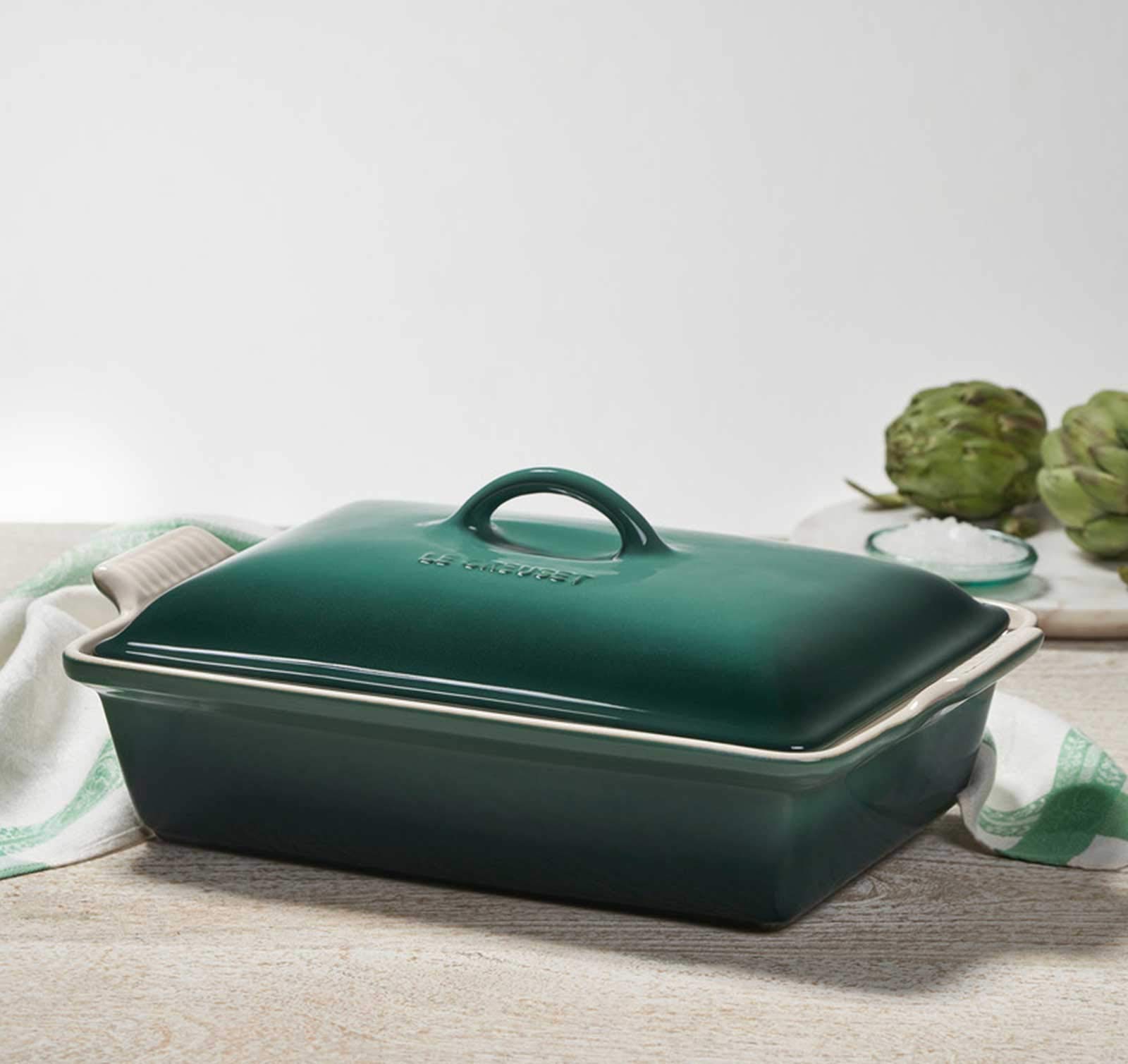 Le Creuset 8 Piece Multi-Purpose Enameled Cast Iron with SS Knobs, Stoneware, and Toughened Nonstick PRO Fry Pan Complete Cookware Set - Oyster
