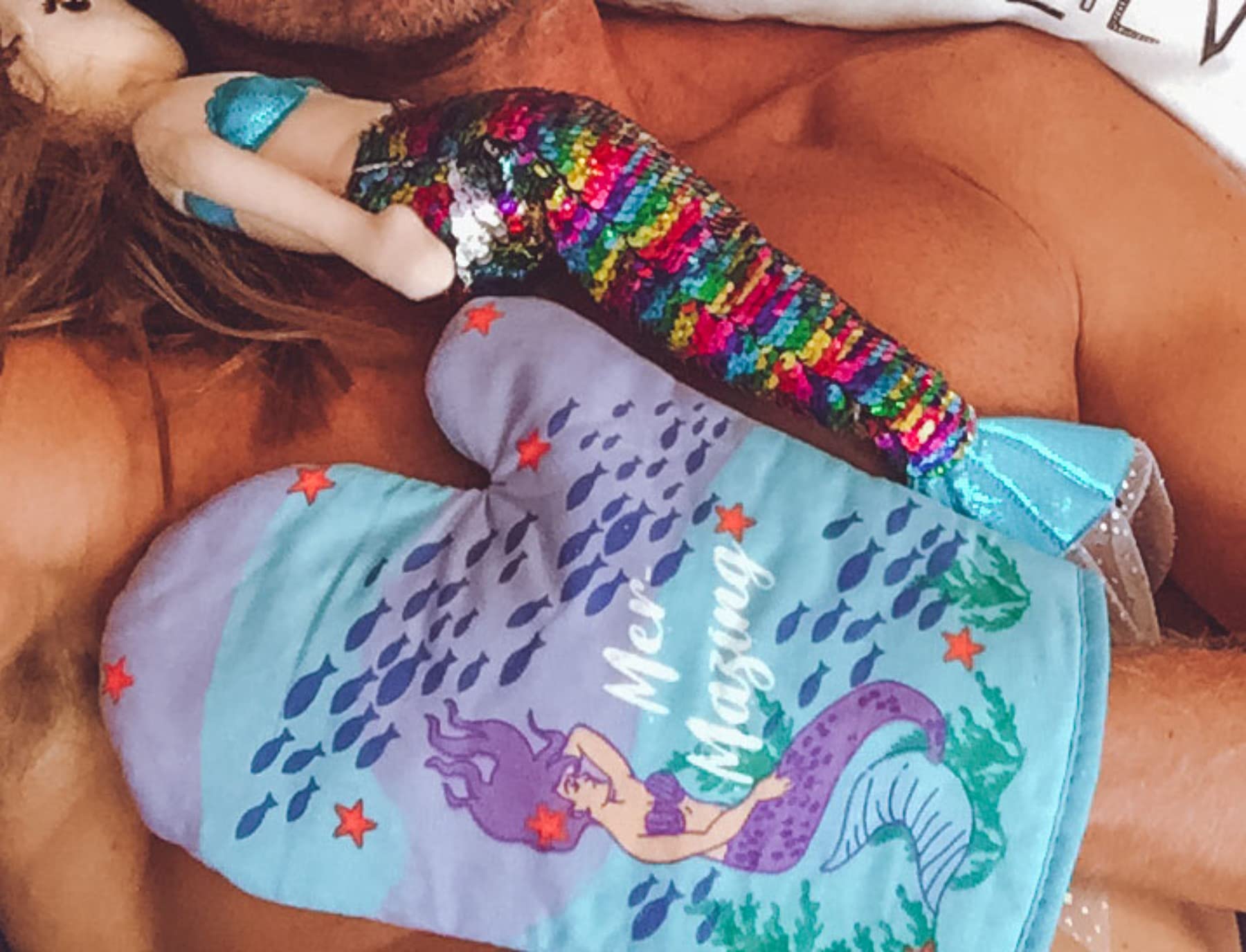 Mer-Mazing Oven Mitt Funny Mermaid Ocean Sea Mystical Kitchen Glove Funny Graphic Kitchenwear Funny Summer Novelty Cookware Blue Oven Mitt