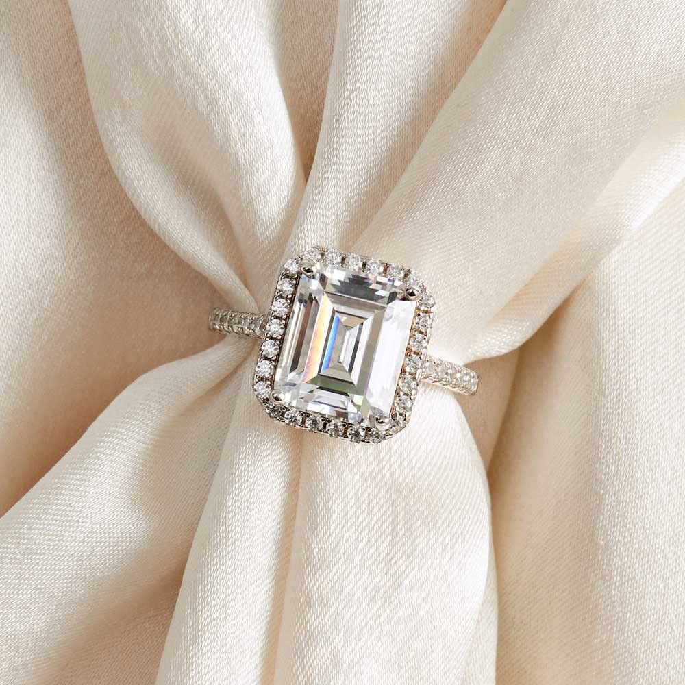Michooyel S925 4.0ct Emerald Cut Engagement Ring for Women Diamond Halo Promise Ring Cubic Zirconia Sterling Silver Wedding Band Ring for Women
