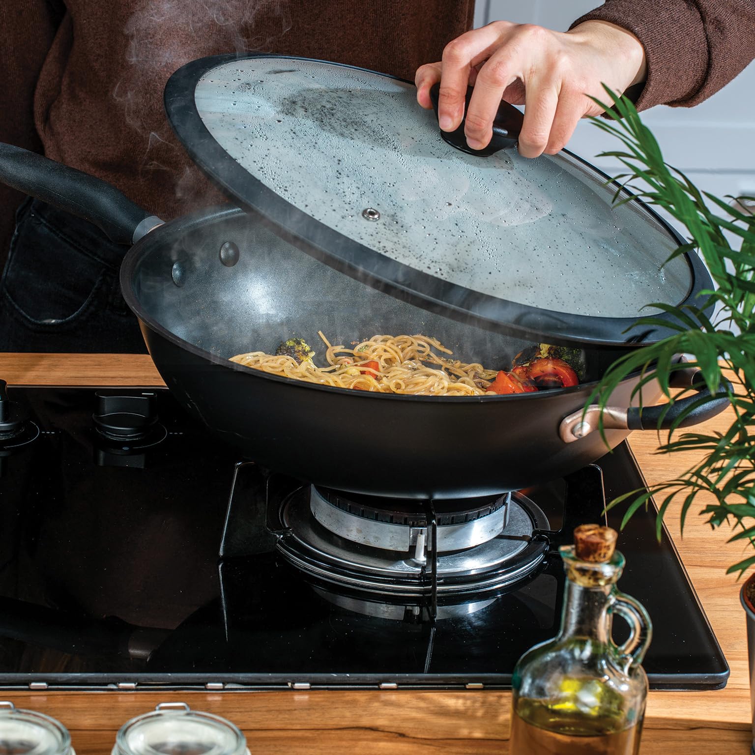 Meyer Accent Series Hard Anodized Nonstick Stirfry/Wok with Helper Handle and Glass Lid, 12.75 Inch, Matte Black