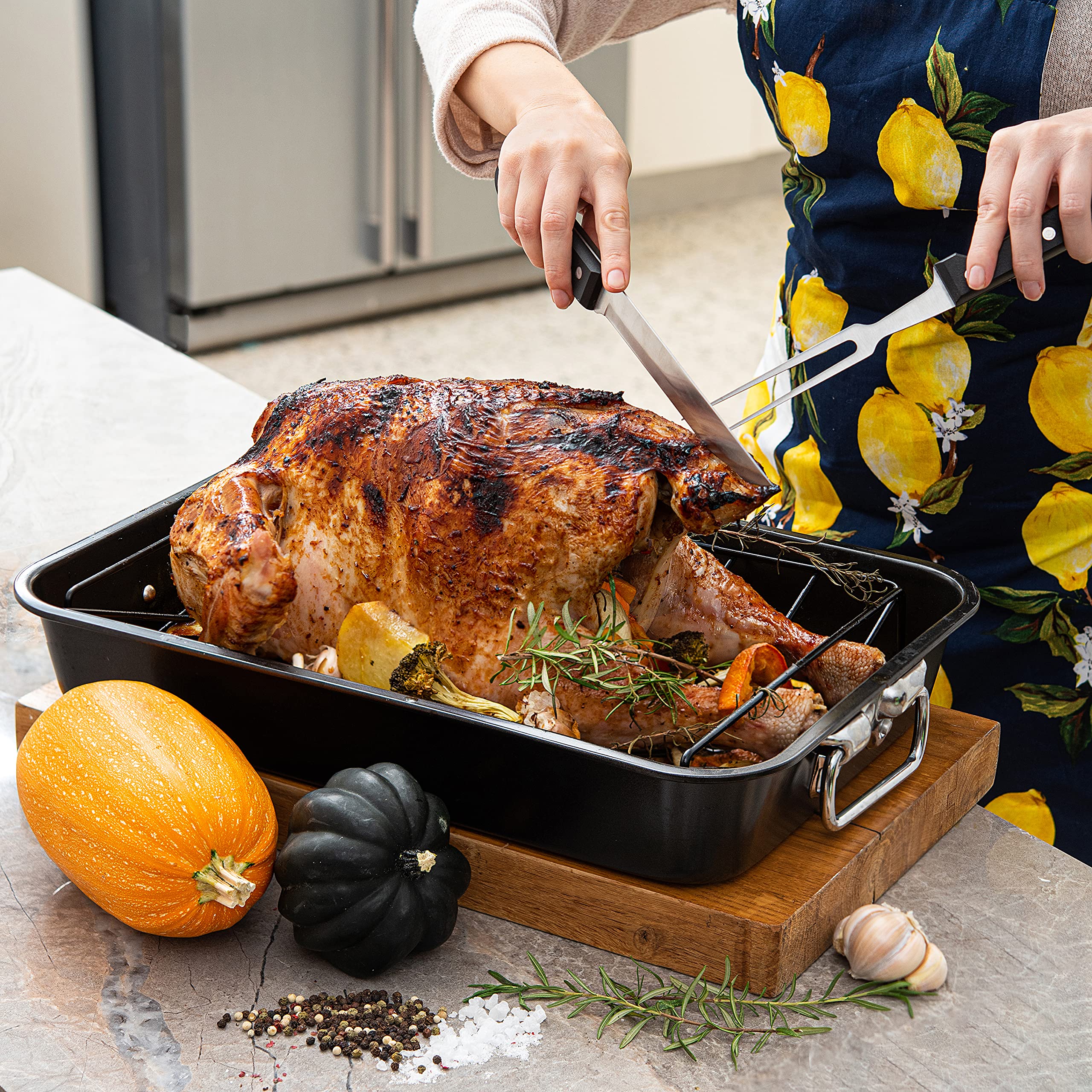 Moss & Stone Carbon Steel Roaster Pan With βVβ Shape Removable Roasting Rack Set, 16.5 Inch Rectangular Nonstick Roasting Pan, Turkey Roaster Pan Rack With Carving Fork & Chef Knife