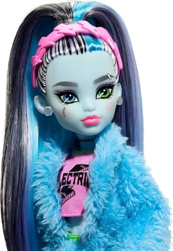Monster High Doll, Frankie Stein Creepover Party Set with Pet Dog Watzie, Sleepover Clothes and Accessories