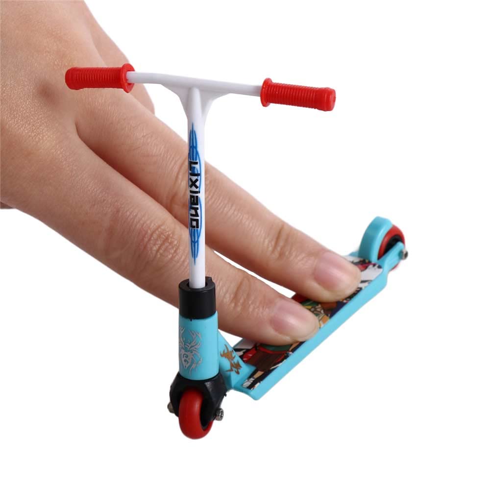 Mini Finger Scooter,Mini Skateboards Plastic Finger Skateboards Finger Sport Toy Interactive Finger Toys Photography Props(red Random 1pc)