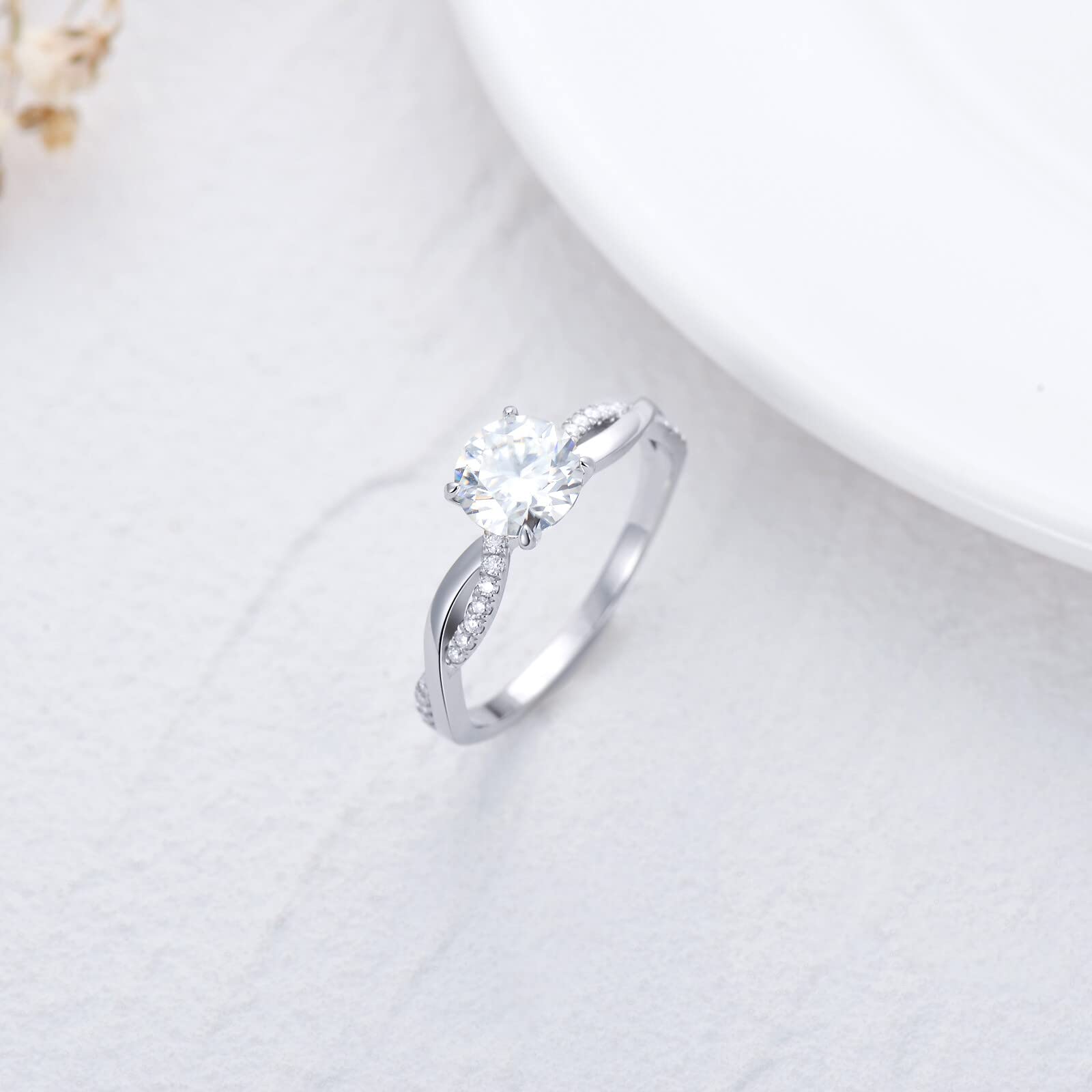 Molioaki 1.16 Carat (ctw) moissanite engagement rings for women Platinum Plated Silver ring moissanite rings-7size