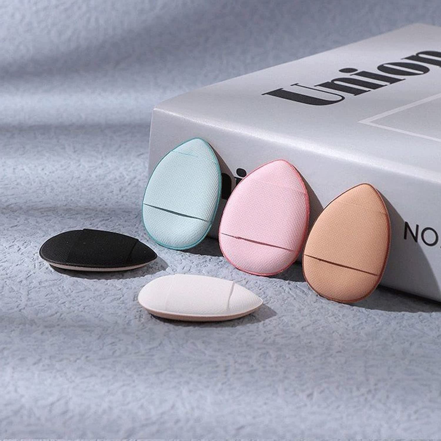 SALOCY Finger Puff, 25 Pcs Finger Powder Puff Mini Makeup Sponge Puff for Foundation Concealer Cosmetic Beauty Makeup Tools