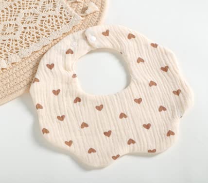 Scalloped Muslin Teething Bib (Heart)