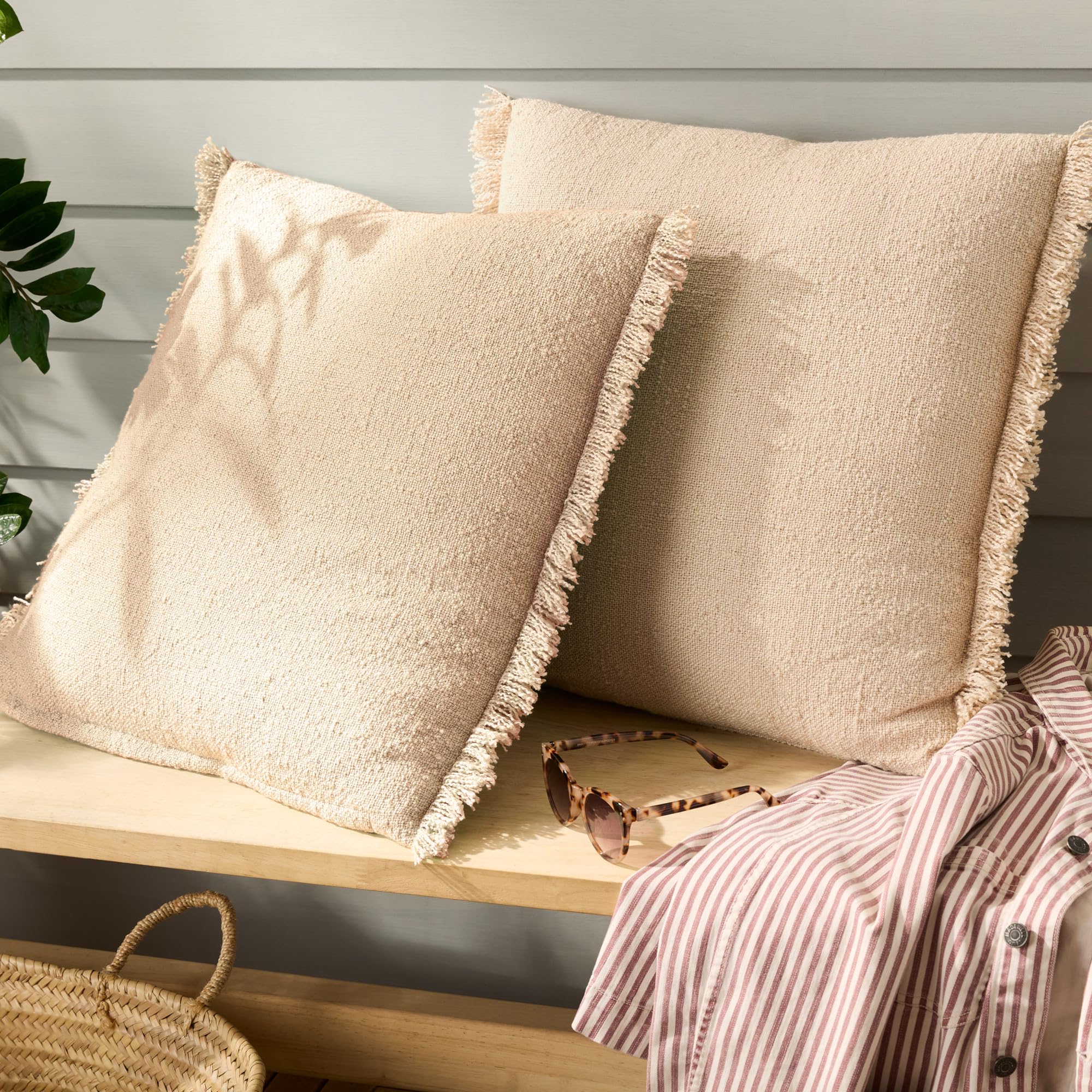 TOWN & COUNTRY EVERYDAY Rio Indoor/Outdoor Decorative Pillow, 20"x20", Beige