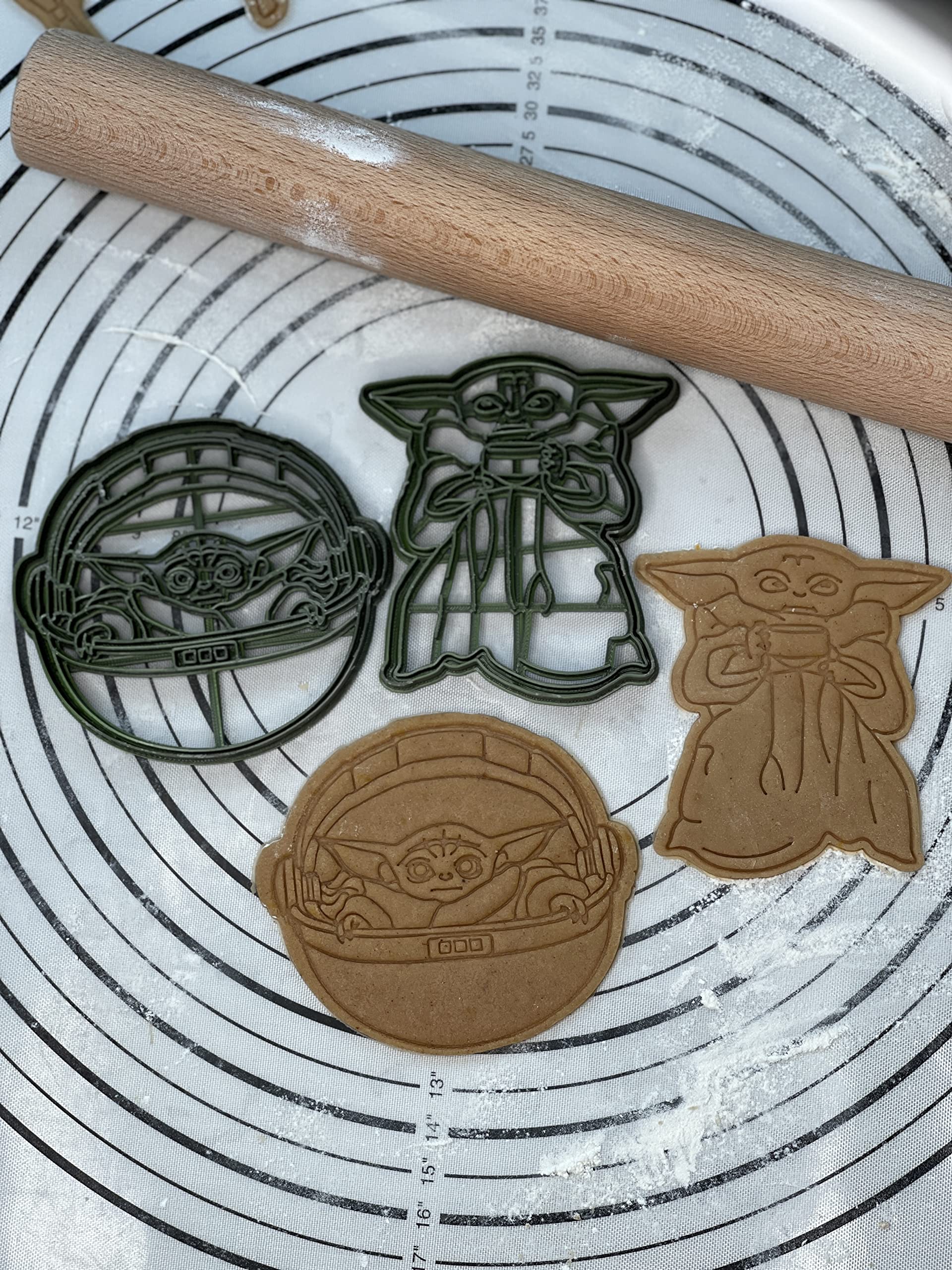 Premium Star Wars Set of 2 Baby Yoda Grogu Cookie Cutter’s & Molds 4.5" Produced by 3D Kitchen Art