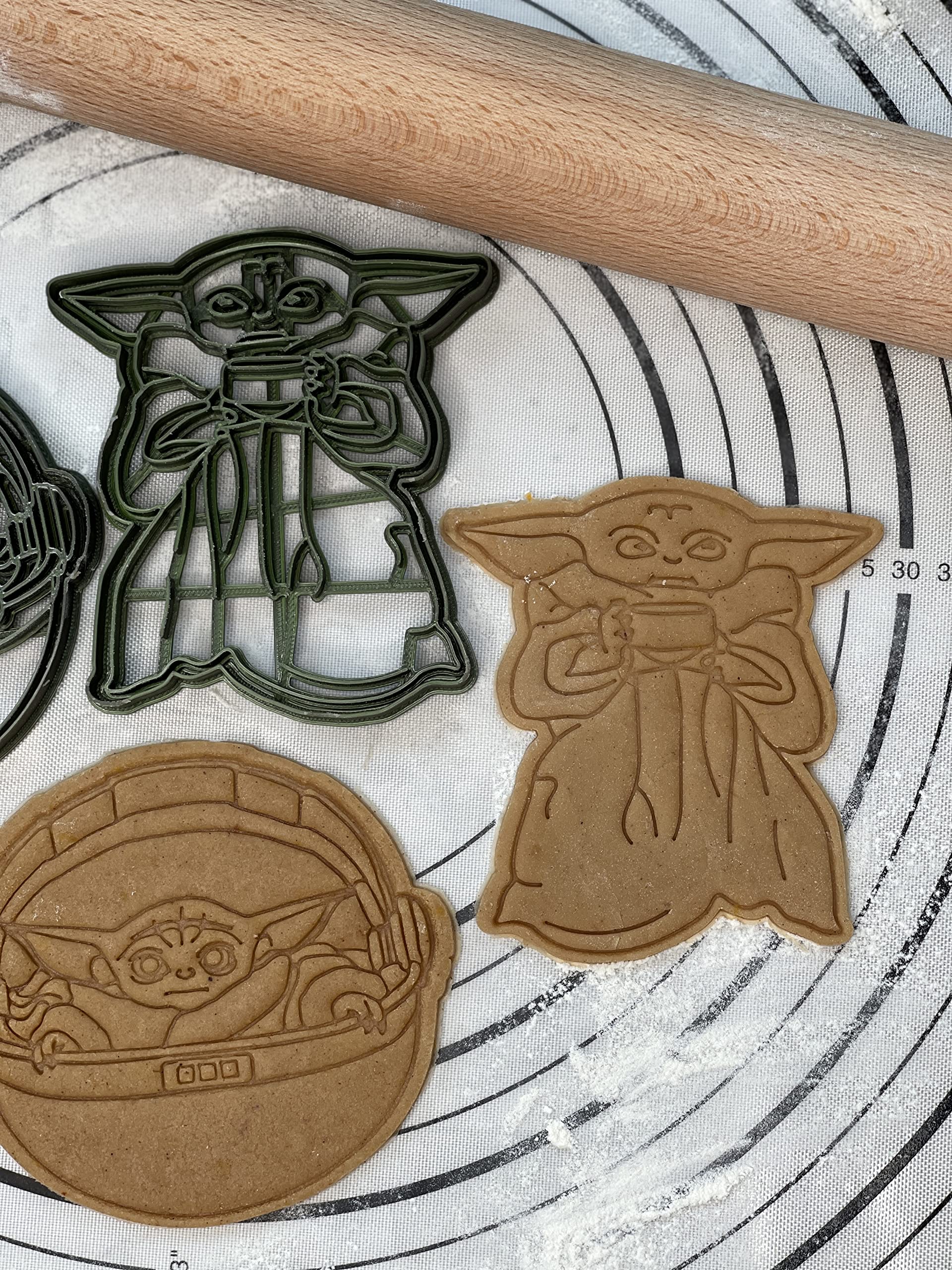 Premium Star Wars Set of 2 Baby Yoda Grogu Cookie Cutter’s & Molds 4.5" Produced by 3D Kitchen Art