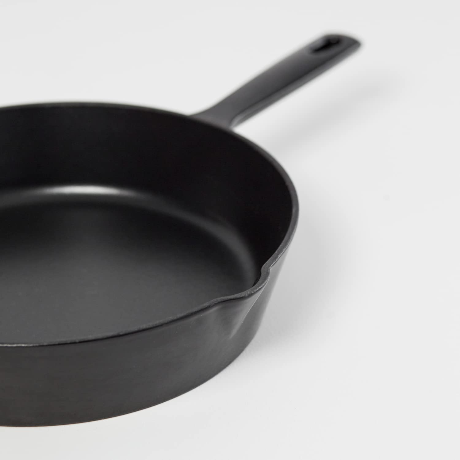 Milo by Kana 10-Inch Enameled Cast Iron Skillet | Nonstick Pre-Seasoned Cast Iron Grill Pan | Oven Proof and Dishwasher Safe | Cast Iron Cookware (Gloss Black)