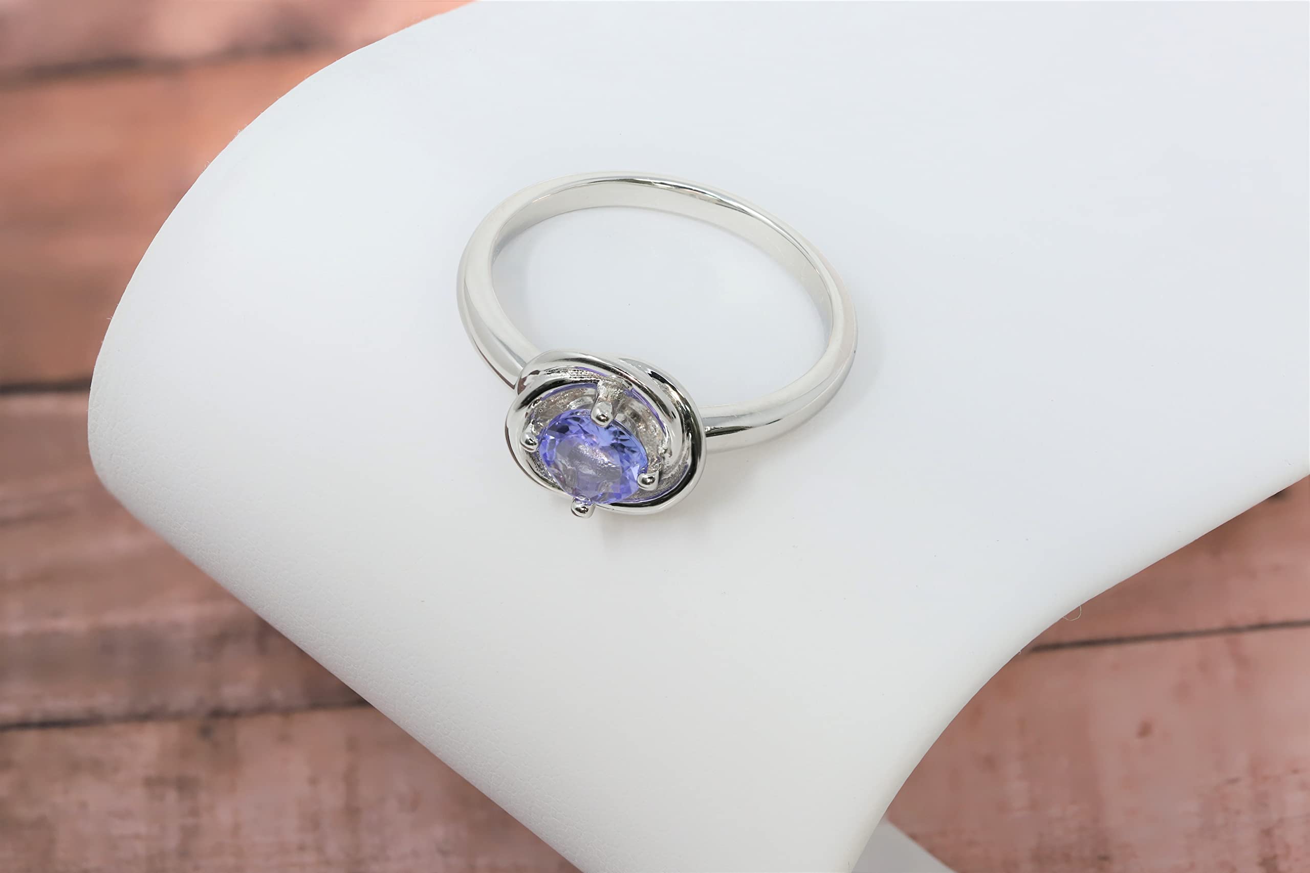 KOKAV 925 Sterling Silver Genuine Tanzanite 1Ct Round Flower Ring. Size 7