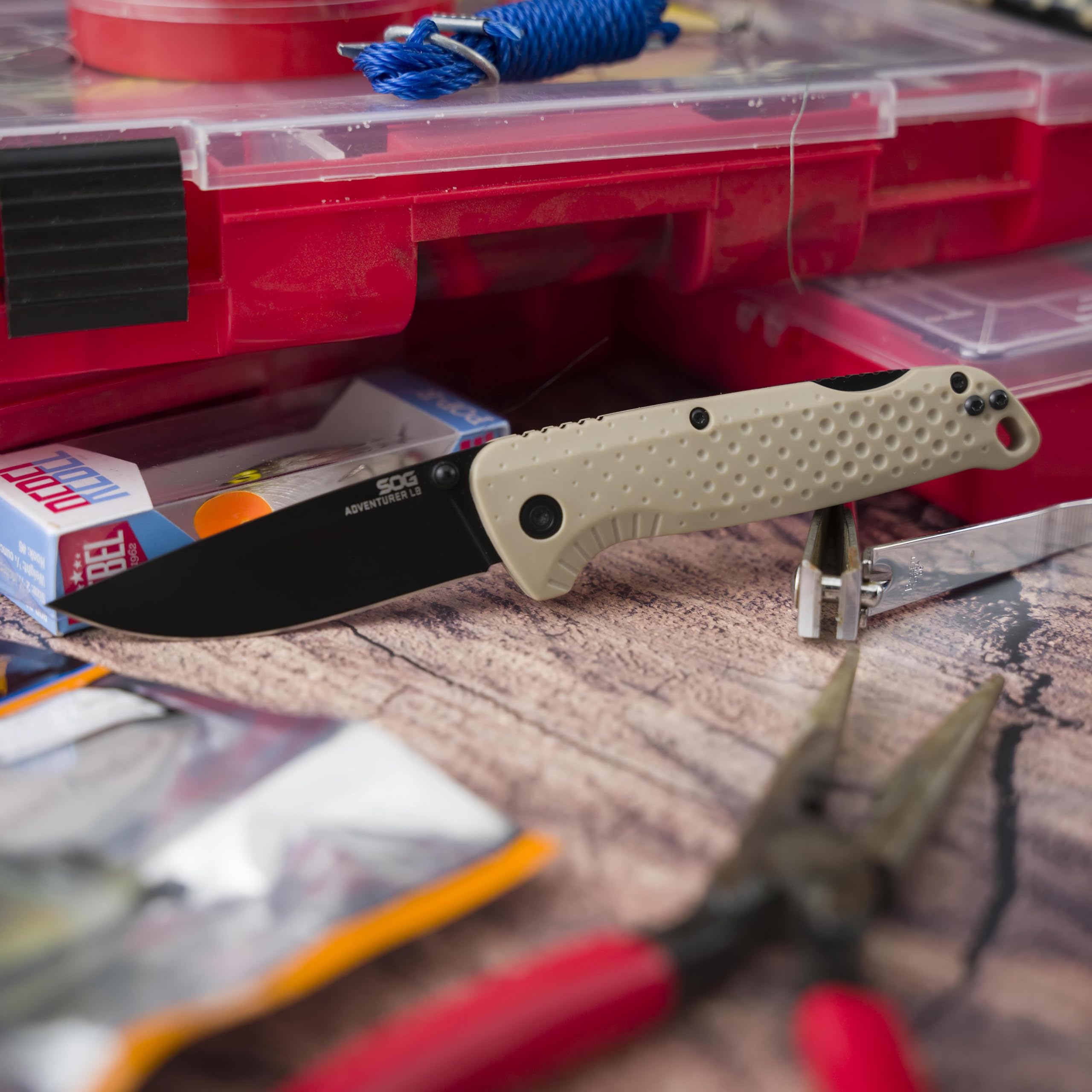 SOG ADVENTURER LB/3.5" BLADE/5CR15MOV/FDE + BLK/BLISTER PACK