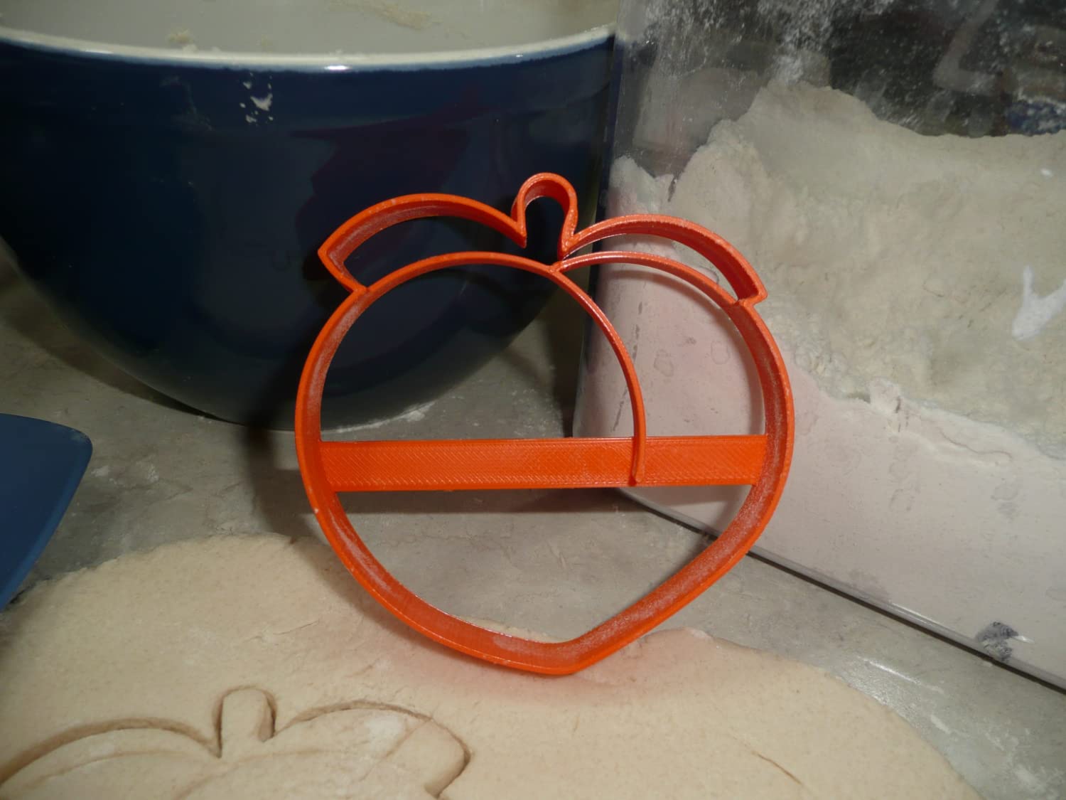 PEACH FRUIT JUICY FOOD DETAILED WITH STEM LEAVES COOKIE CUTTER MADE IN USA PR4855