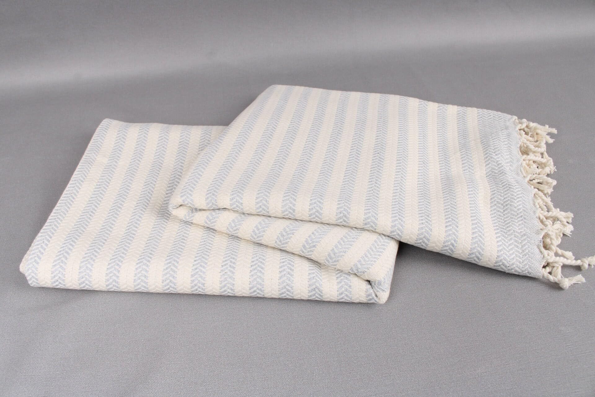 kayra export Turkish Towel, 40x71 Oversized Beach Towels - Beach Blanket 100% Cotton Quick Drying Compact, Soft and Absorbent Travel Towel Gifts for Adults Beach Accessories - Striped (Light Grey)