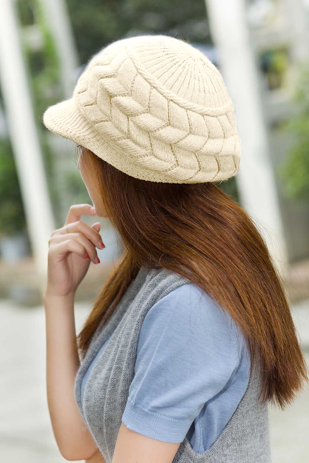 HINDAWI Women Winter Warm Knit Hat Wool Snow Caps with Visor, Beige