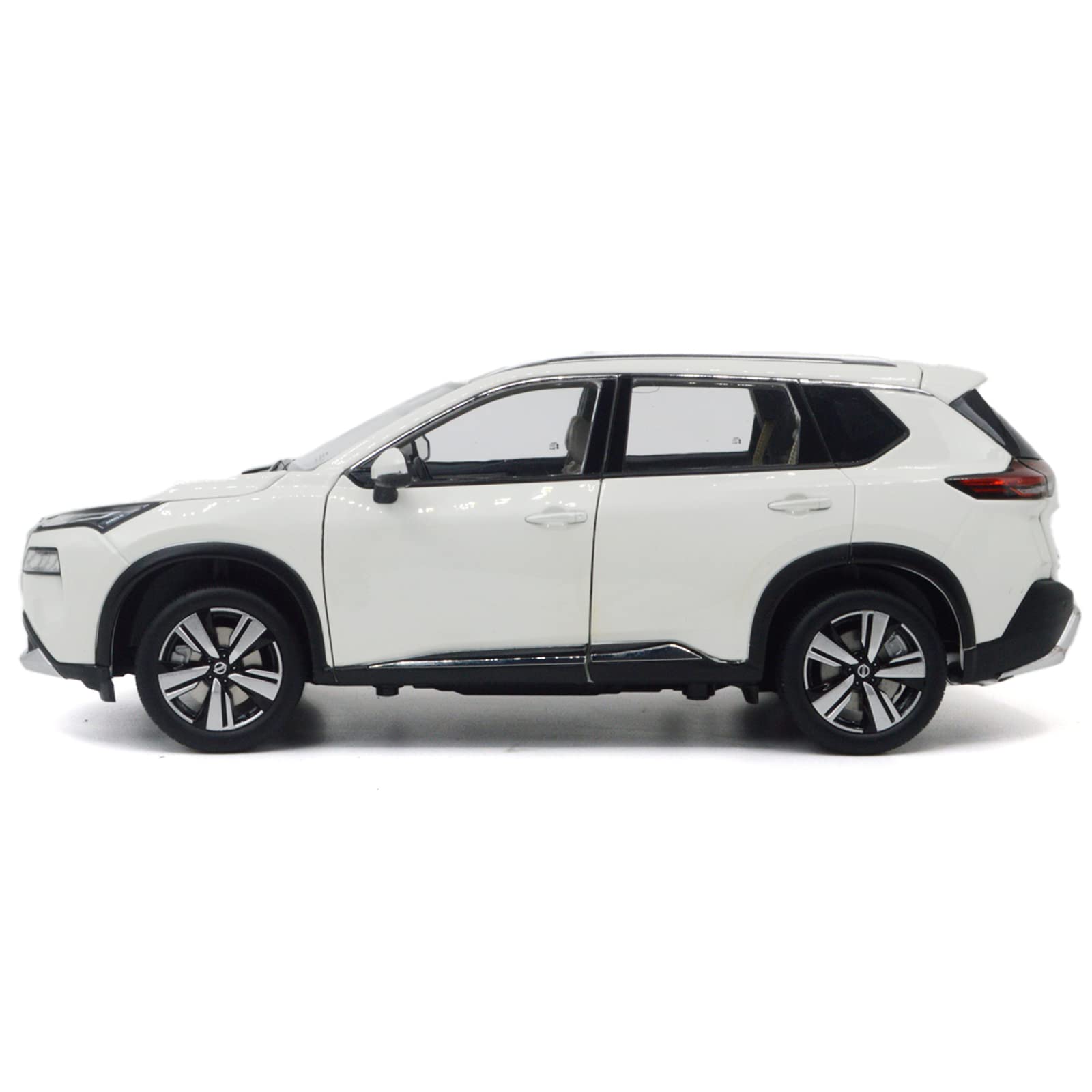 PAUDI MODEL 1/18 Scale Diecast Car X-Trail Minicar 2022 For Adults Collection Birthday Present White