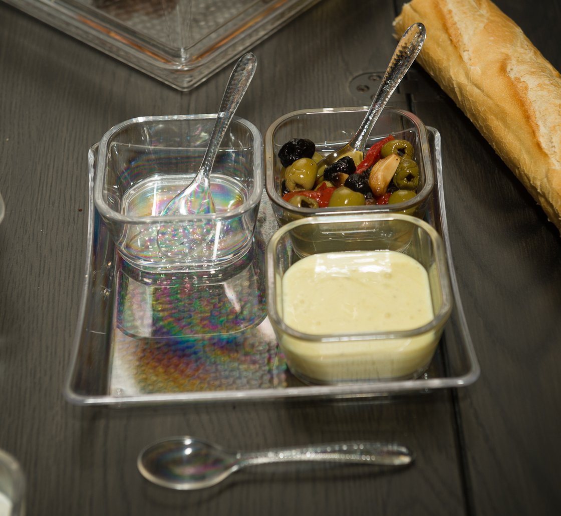 Lillian Tablesettings Clear Premium Acrylic Serving Set With Spoons (7.75" x 7.75" x 1", Pack of 6) - Perfect for Parties, Events, & Dining