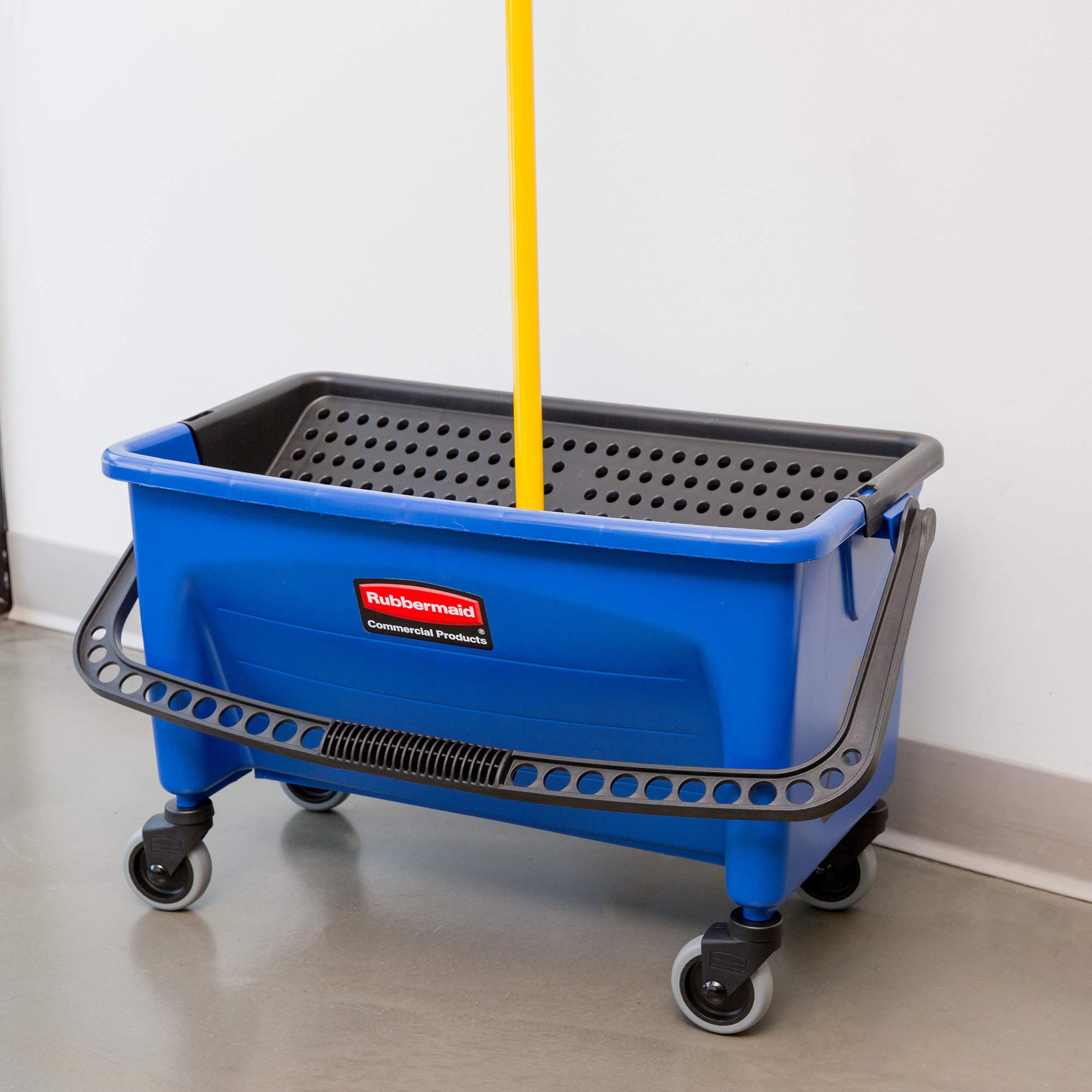 Rubbermaid Commercial Products Finish Mop Bucket with Wringer, 28-Quart, Blue, Compatible with Rubbermaid Microfiber Flat Mops up to 18-inches
