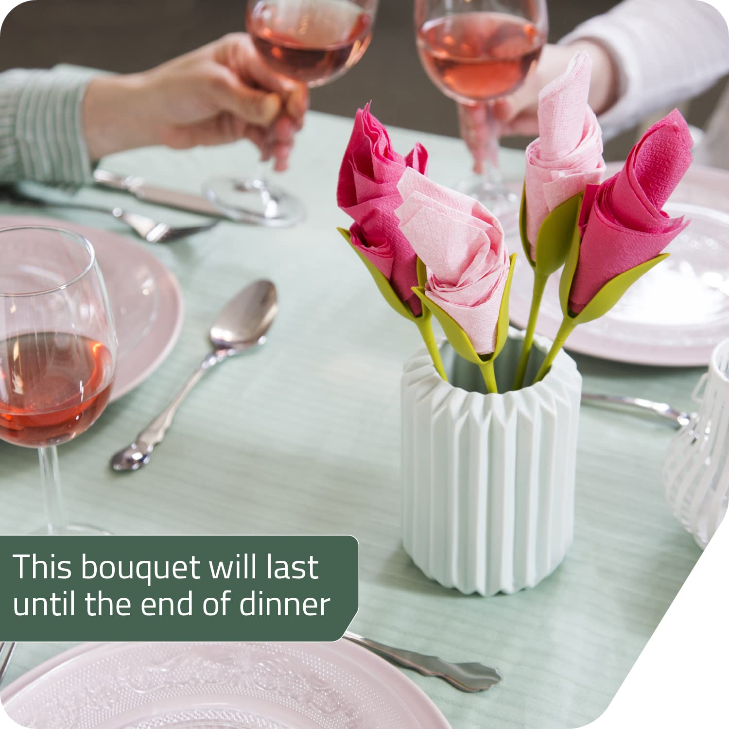 Peleg Design Bloom Napkin Holders for Tables, Set of 4 Green Stemmed Plastic Twist Flower Buds Serviette Holders Plus White Napkins for Making Original Table Arrangements