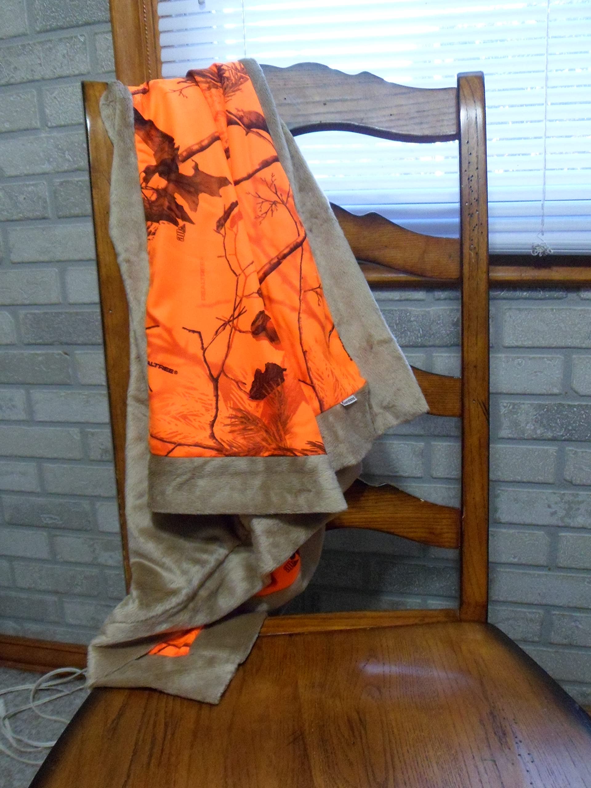 Realtree Blaze Orange Camo Baby Blanket Super Soft Faux Suede Front Microfur Backing 34 x 34 Camo Receiving Blanket