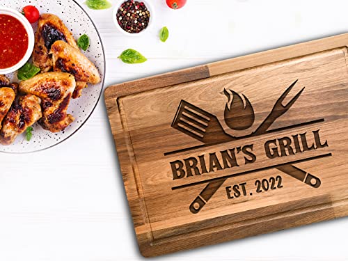 Personalized Grill Party Gift, Fathers Day Gift, Grill Master, BBQ Barbecue Lover, Housewarming Party Present, Birthday Gift for Men or Dad, Laser Engraved Wood Cutting Board, Customizable Sign