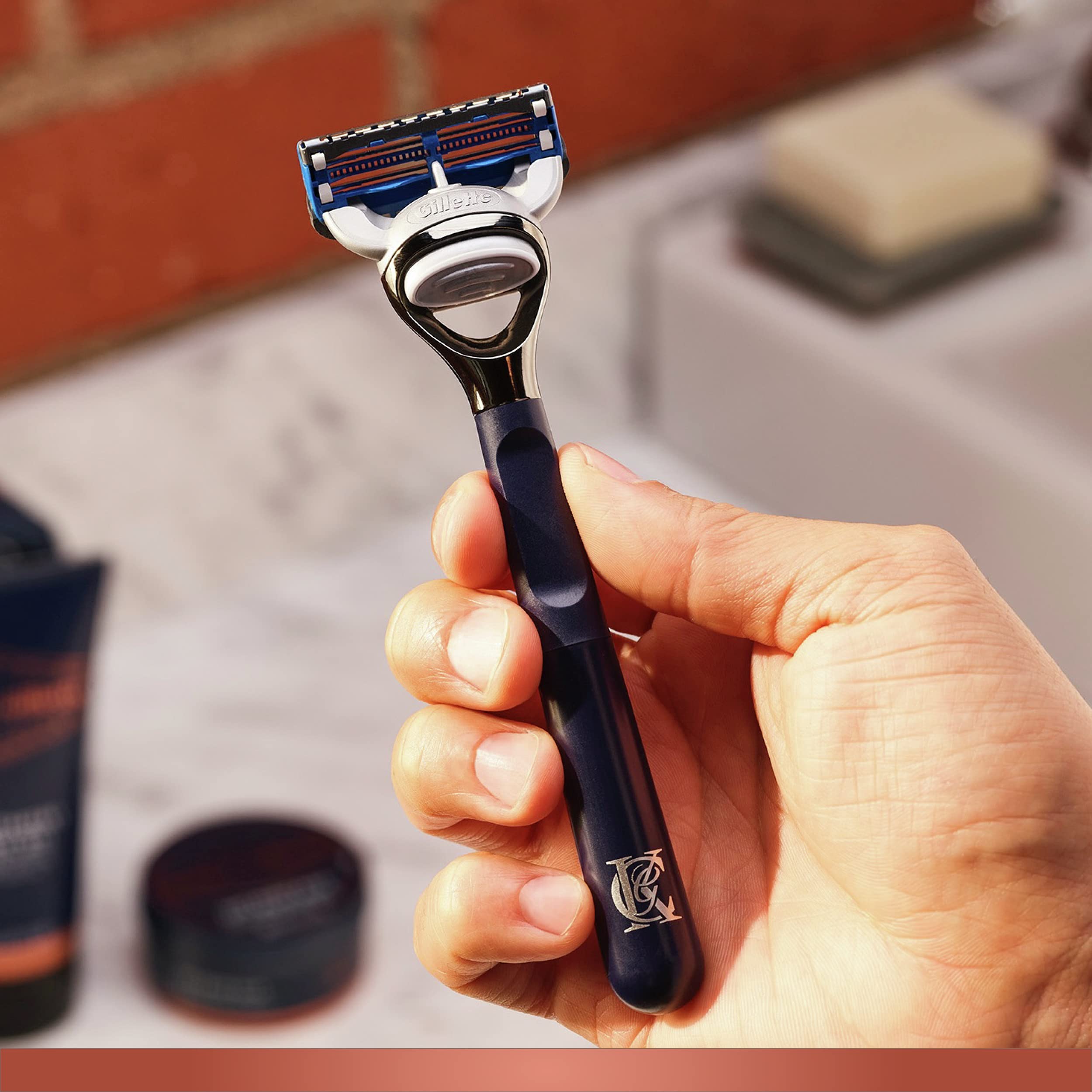 King C. Gillette Grooming Kit, 1 Razor with 2 Blade Refills,1 Oz Beard Oil, 11 Oz Beard Wash, 5 Oz Shave Gel, 1 Comb