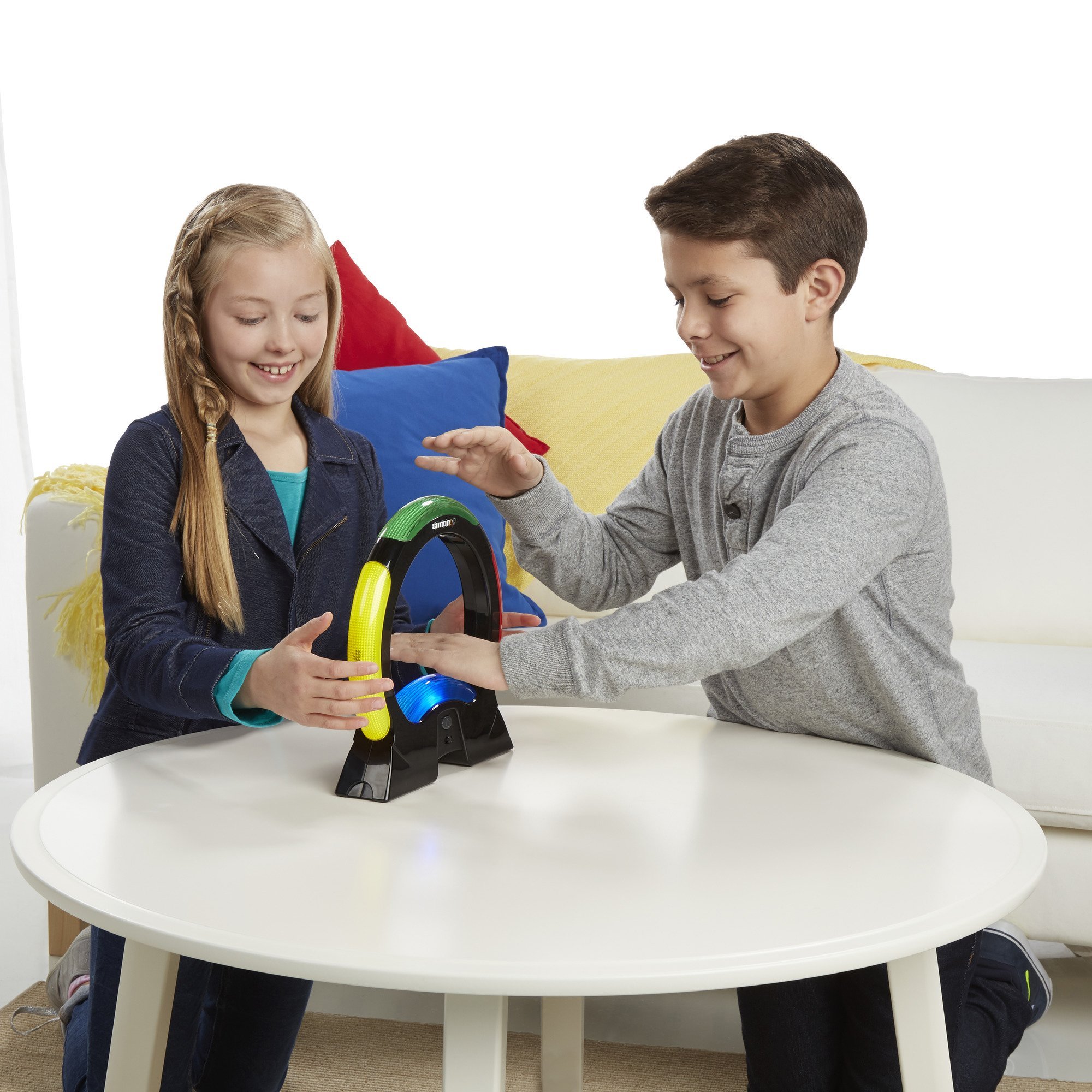 Hasbro Simon Air Game – Touchless Technology – Master the Moves to Win – Solo and 2 Player Mode – A Modern Twist on the Classic Game,96 months to 1188 months