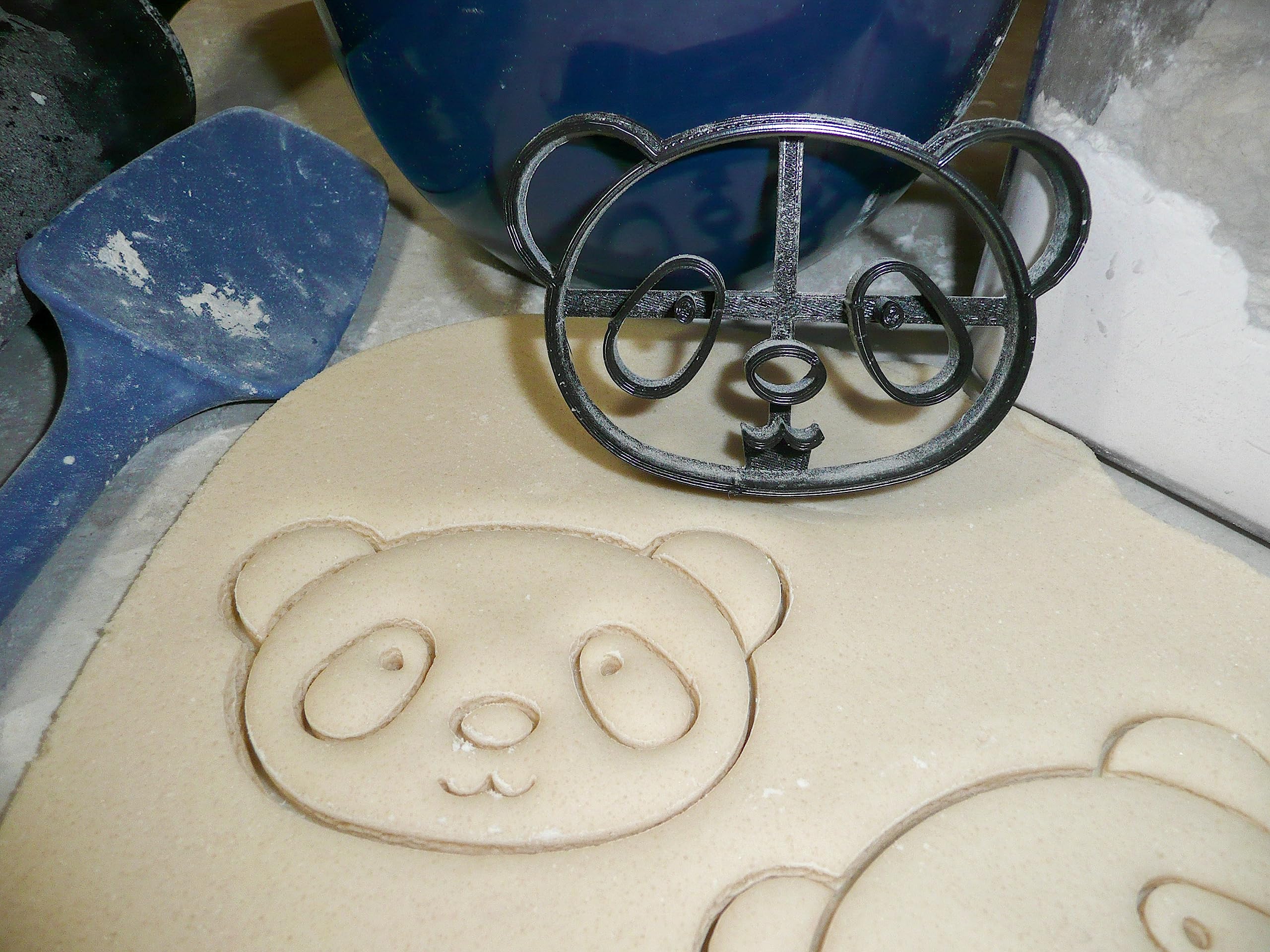 PANDA BEAR FACE BAMBOO EATING ANIMAL DETAILED COOKIE CUTTER MADE IN USA PR288
