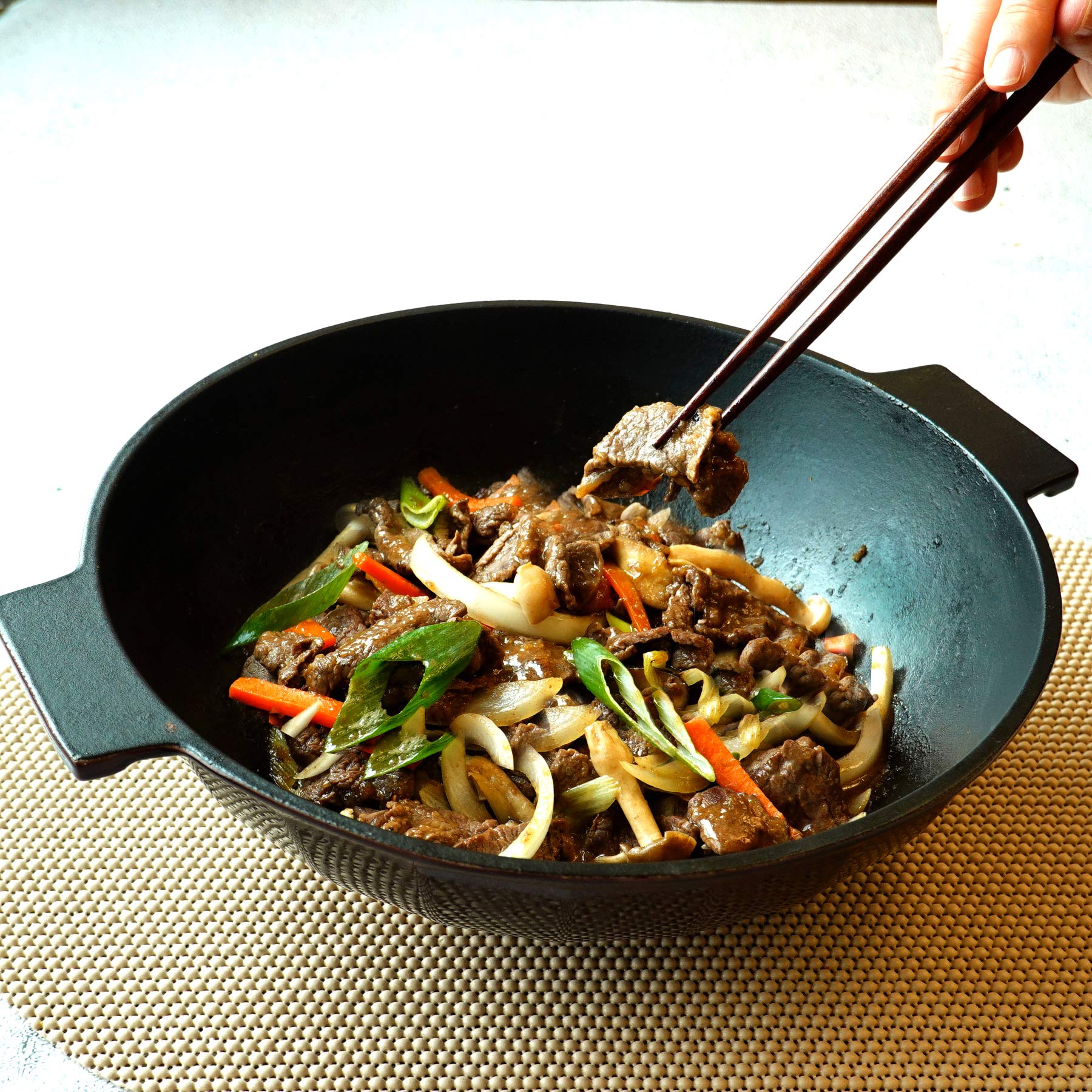 MOOSSE Premium Enameled Cast Iron Mini Wok Pan with Lid for Induction Cooktop, Stove, No Seasoning Required, 10.4β (26 cm)