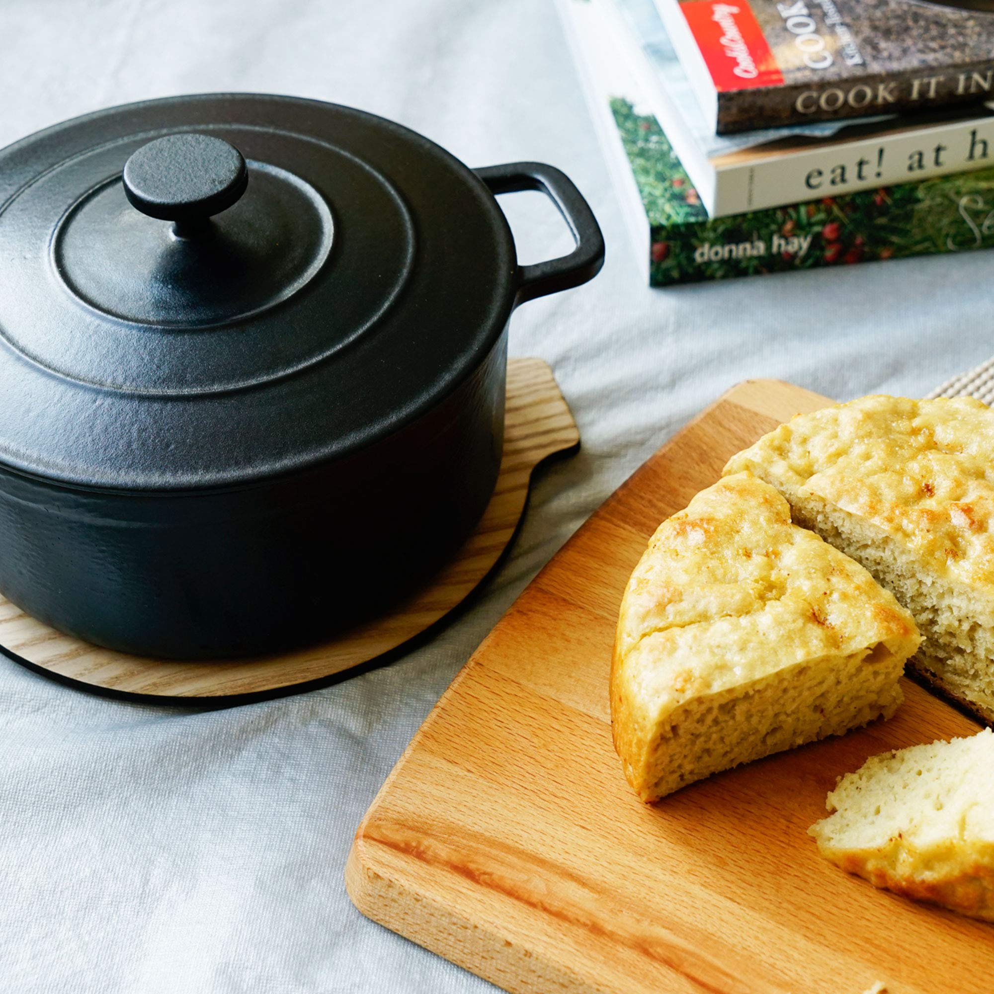 MOOSSE Premium Dutch Oven, Enameled Cast iron Pot for Induction Cooktop, Stove, Oven, No Seasoning Required, Made in Korea, 4.2 Quarts (4L), 9.4β (24 cm)