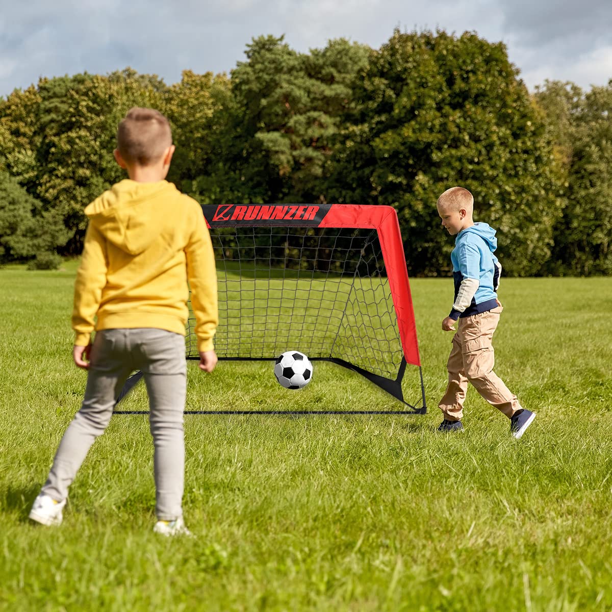 L RUNNZER Portable Soccer Goal, Soccer Nets for Backyard Training Goals for Soccer Practice with Carry Case, 4' x 3'