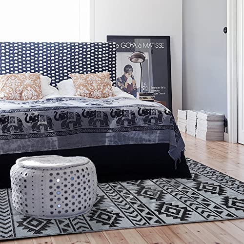SAND MINE Reversible Mats, Plastic Straw Rug, Modern Area Rug, Large Floor Mat and Rug for Outdoors, RV, Patio, Backyard, Deck, Picnic, Beach, Trailer, Camping (5' x 8', Black & Grey)