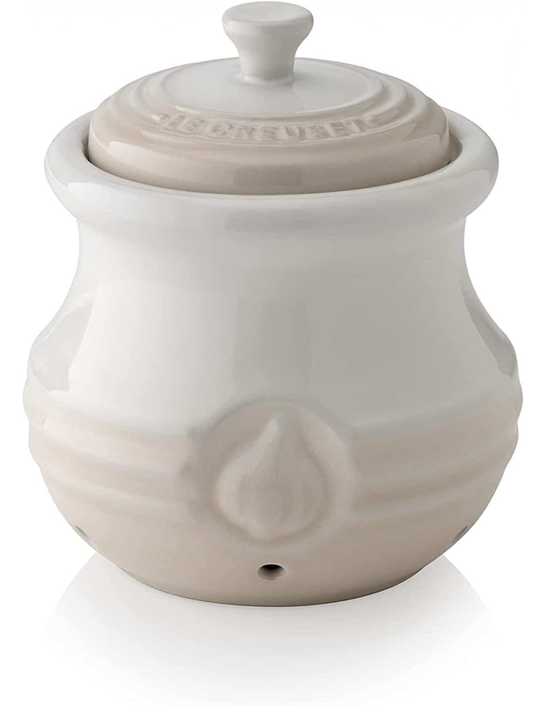 Le Creuset Stoneware Garlic Keeper, 14 oz.,Off-white & Crea,