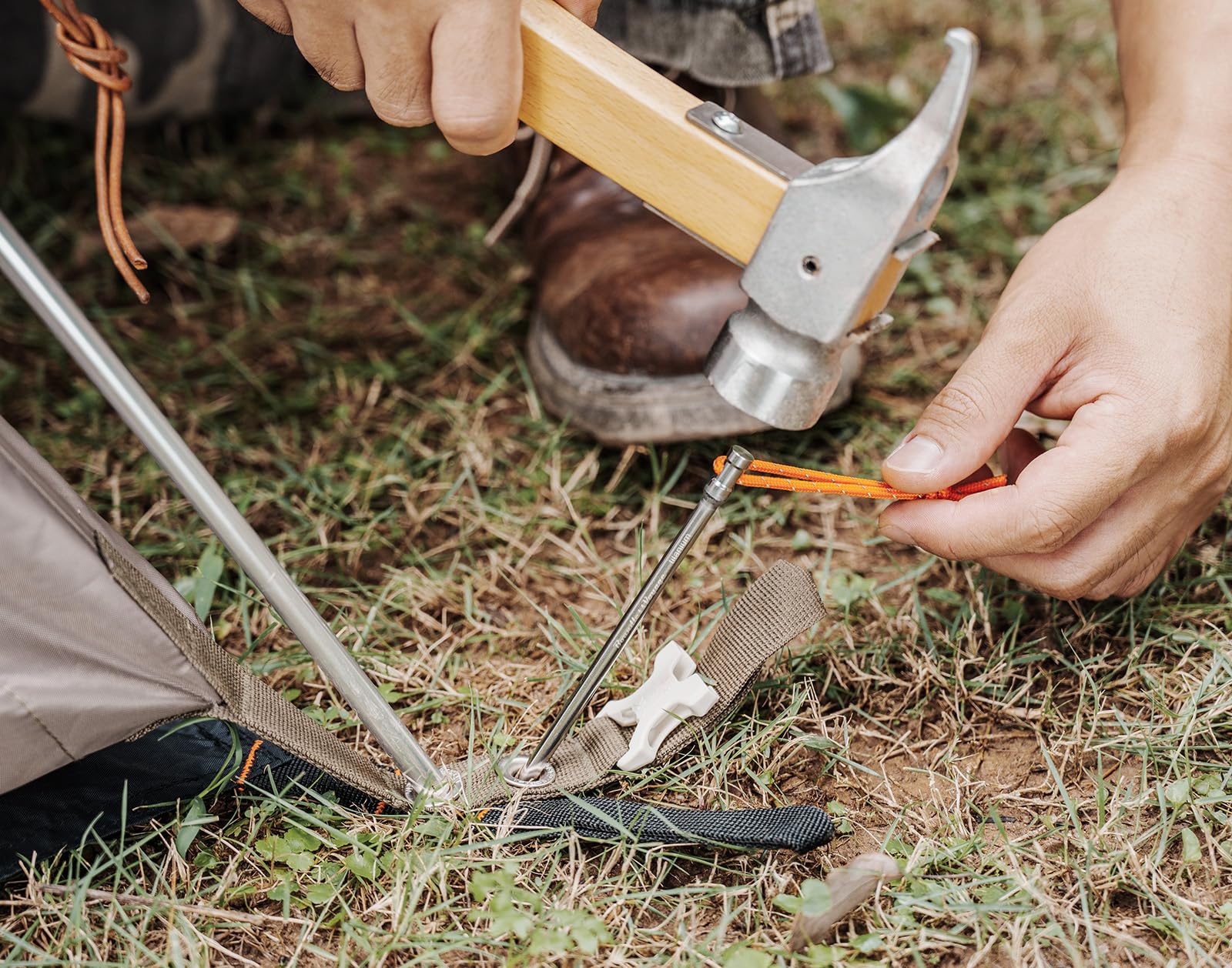 iBasingo 8pcs/lot Titanium Alloy Pegs 16.5cm Camping Tent Stakes Portable Tent Nails for Picnic Hiking Backpacking Ti4005P