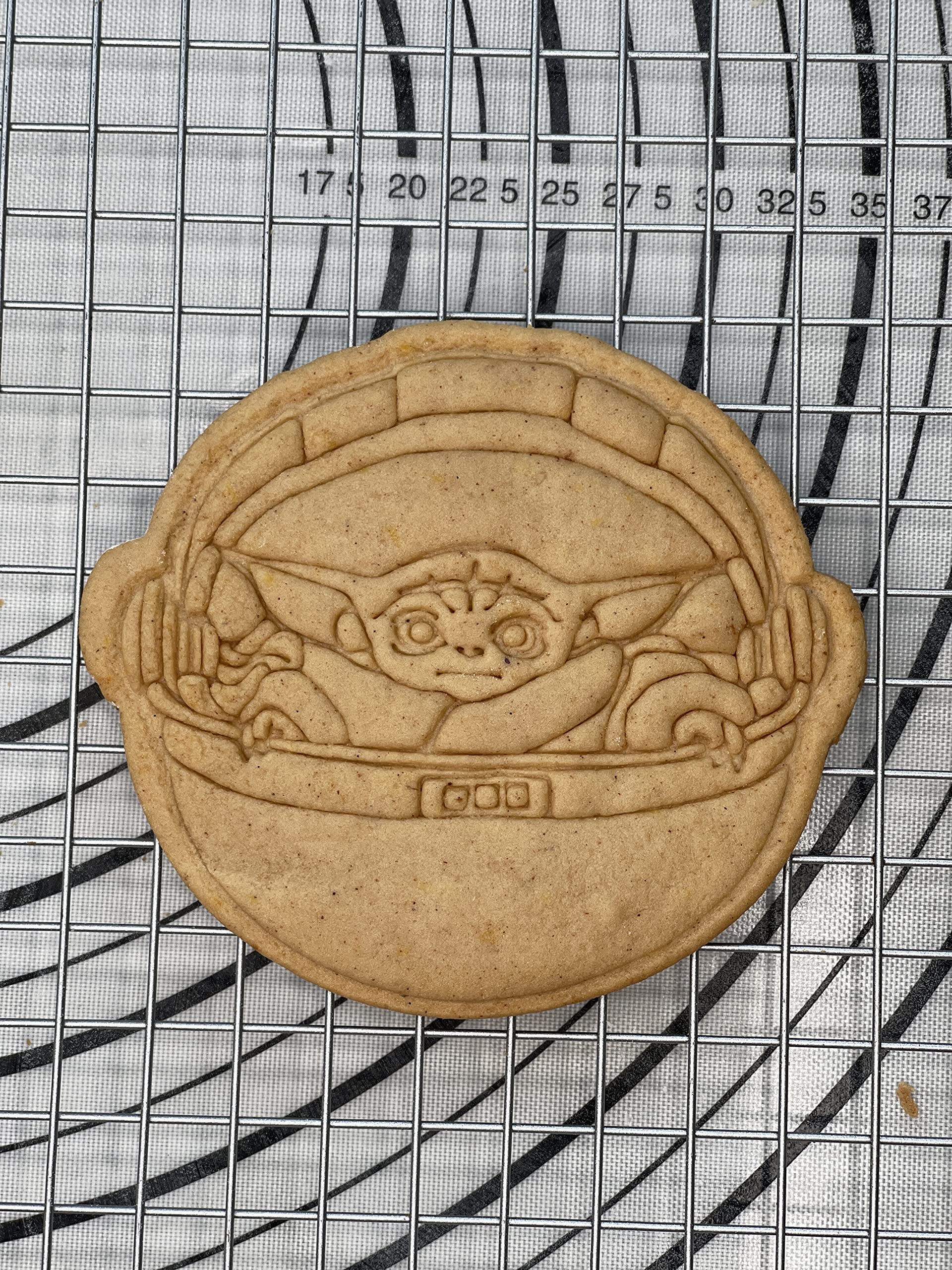 Premium Star Wars Set of 2 Baby Yoda Grogu Cookie Cutter’s & Molds 4.5" Produced by 3D Kitchen Art