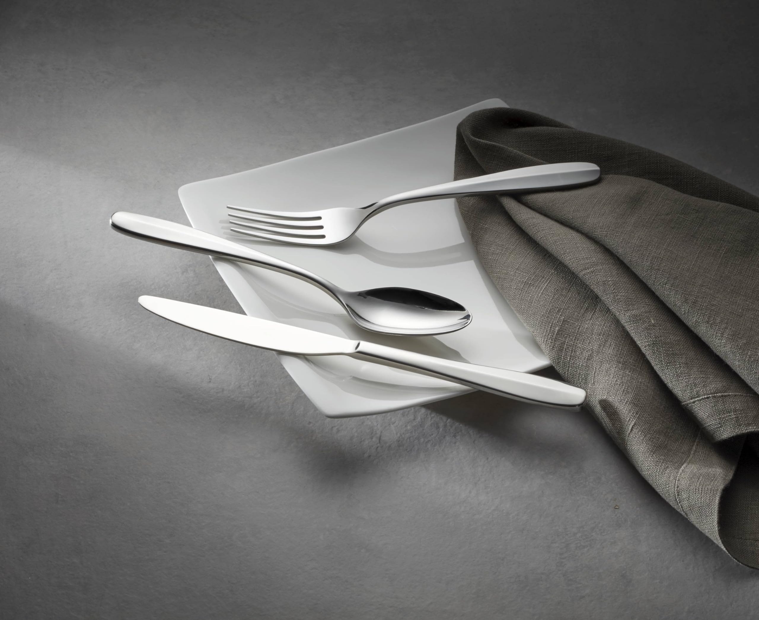 Oneida Oakwood Piece Everyday Flatware Set, 20 Count, Metallic
