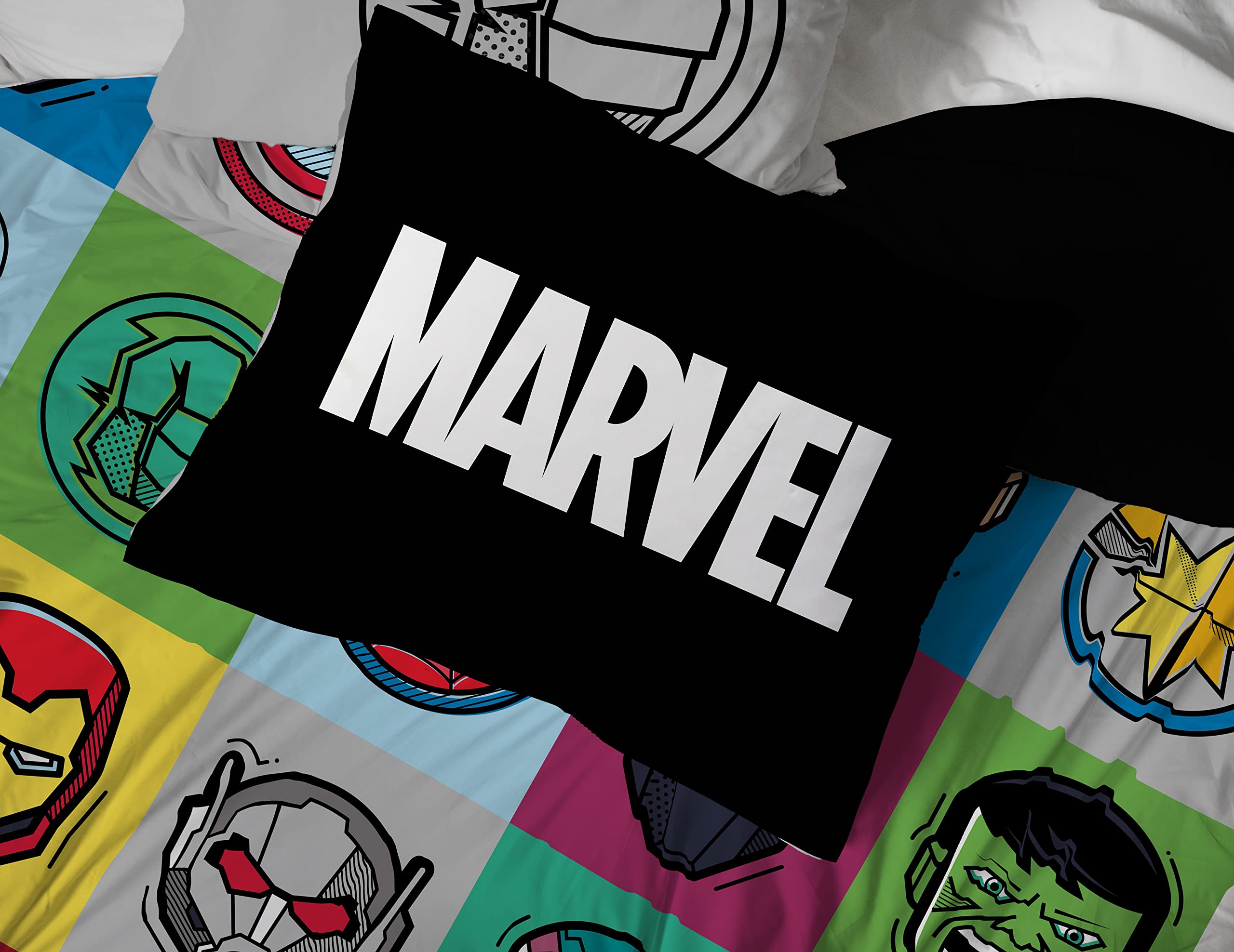 Jay Franco Marvel Avengers Pop 7 Piece Full Size Bed Set - Includes Comforter & Sheet Set - Super Soft Fade Resistant Microfiber (Official Marvel Product)