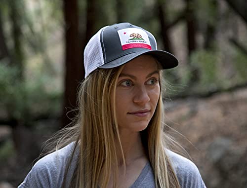 International Tie California State Bear Flag Premium-Quality Hat⦠White